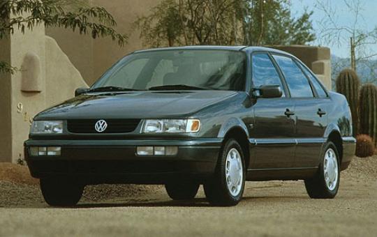 1995 Volkswagen Passat - VIN: WVWFE83A4SE225090 - AutoDetective.com