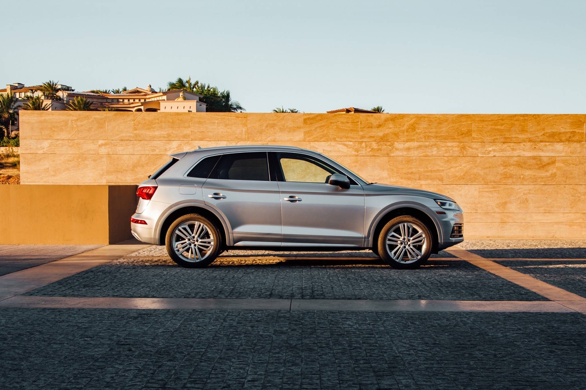 2018 Audi Q5 VINs, Configurations, MSRP & Specs - AutoDetective