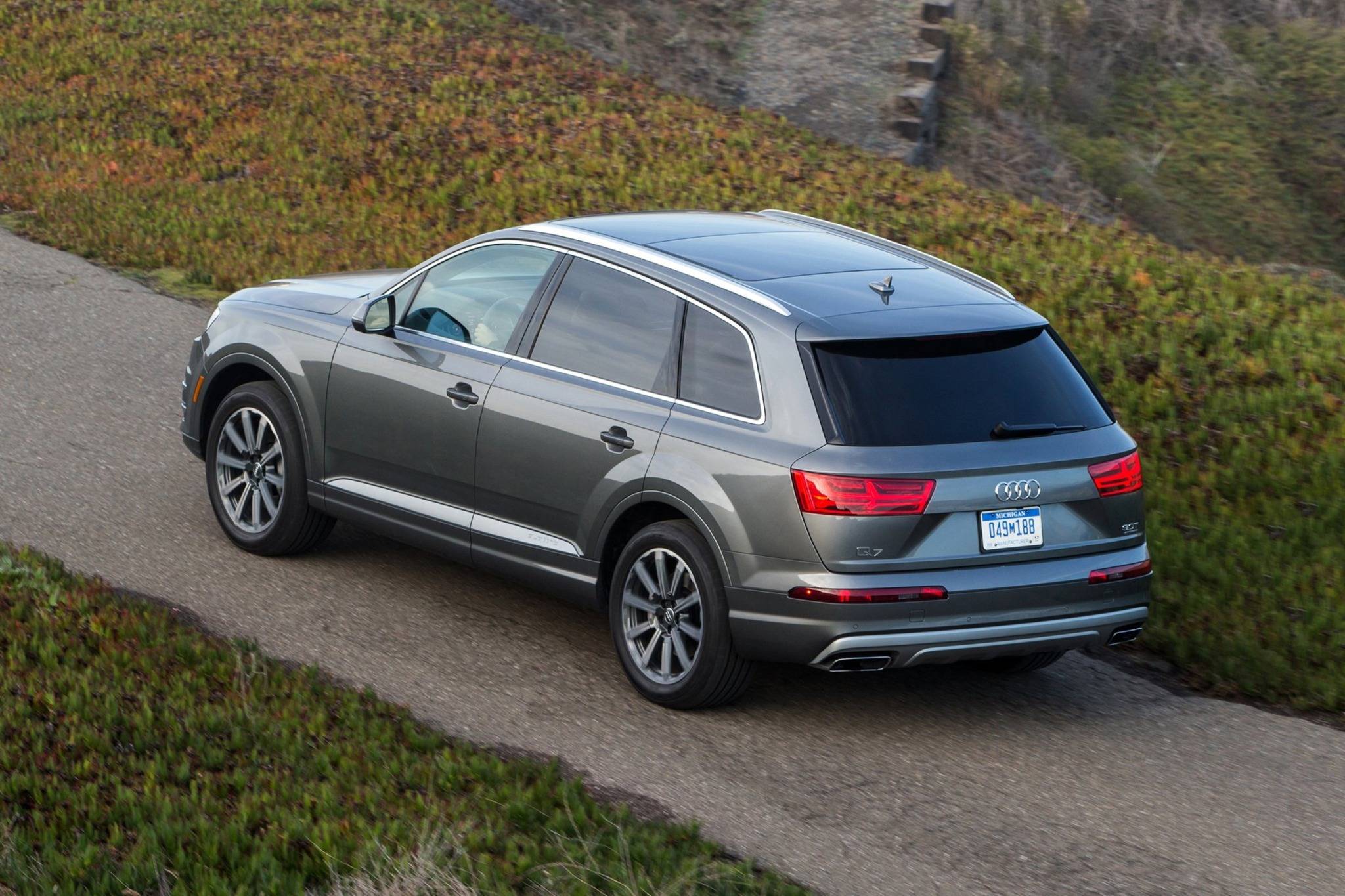 2018 Audi Q7 VINs, Configurations, MSRP & Specs - AutoDetective