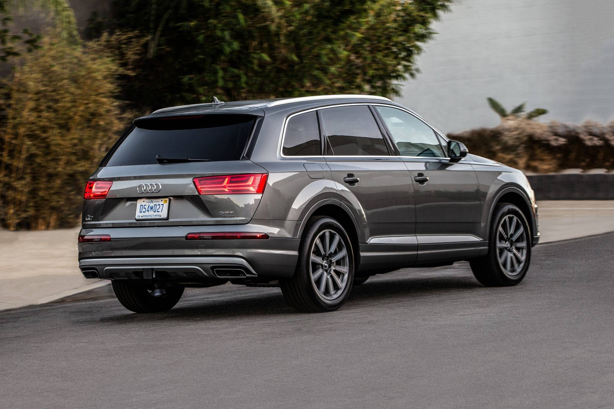 2018 Audi Q7 VINs, Configurations, MSRP & Specs - AutoDetective