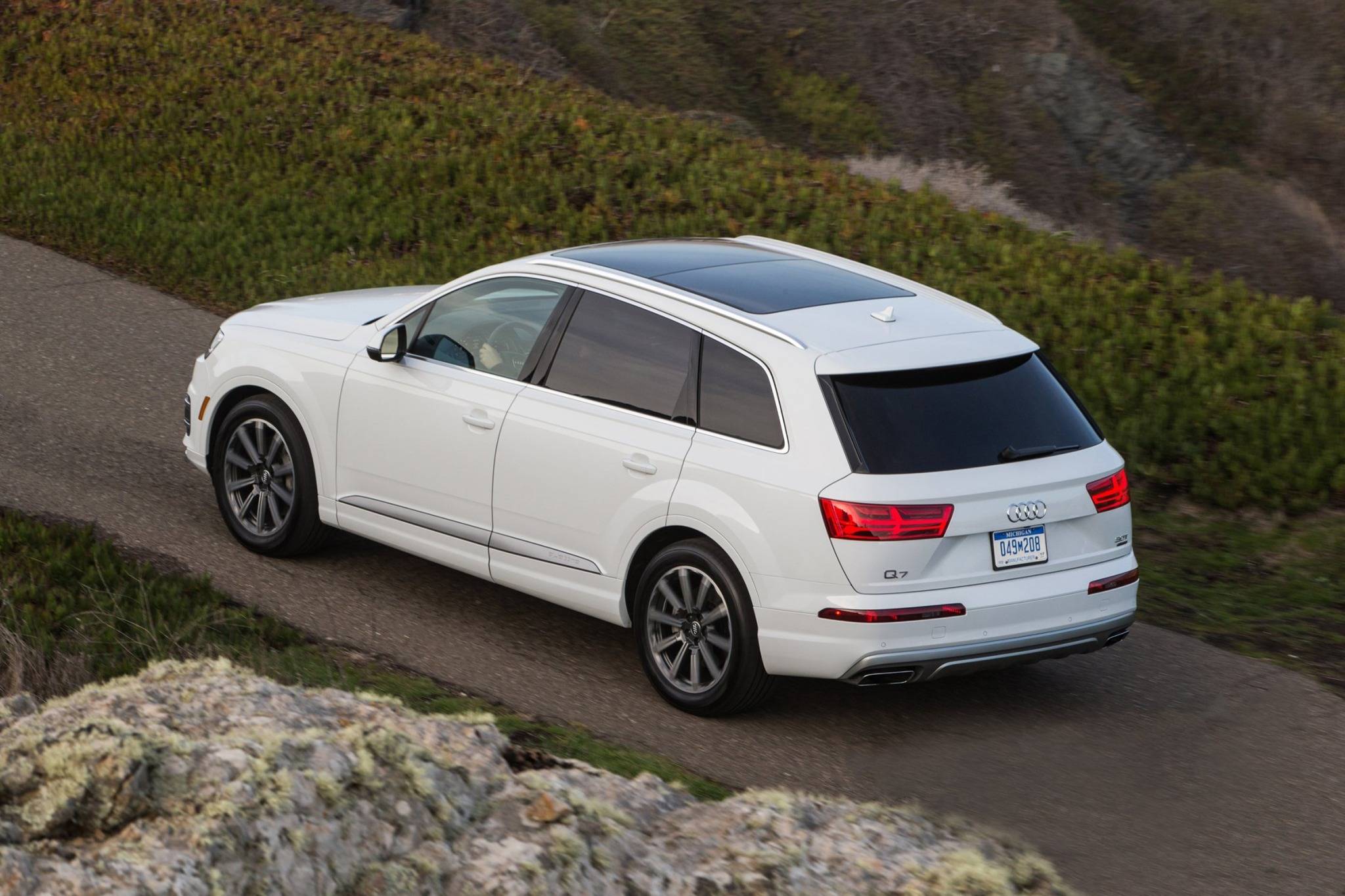 2018 Audi Q7 VINs, Configurations, MSRP & Specs - AutoDetective