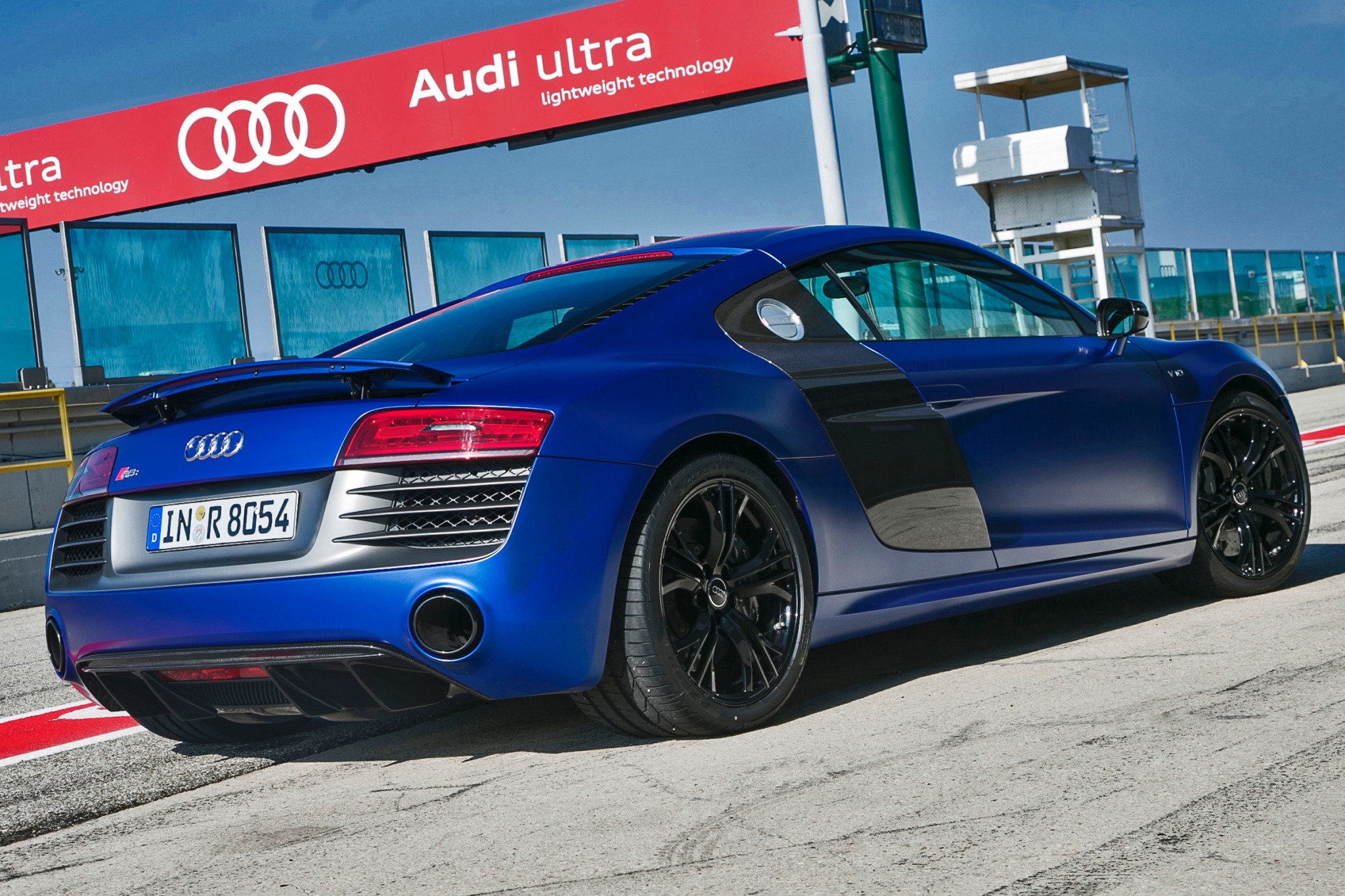 2014 Audi R8 VINs, Configurations, MSRP & Specs - AutoDetective