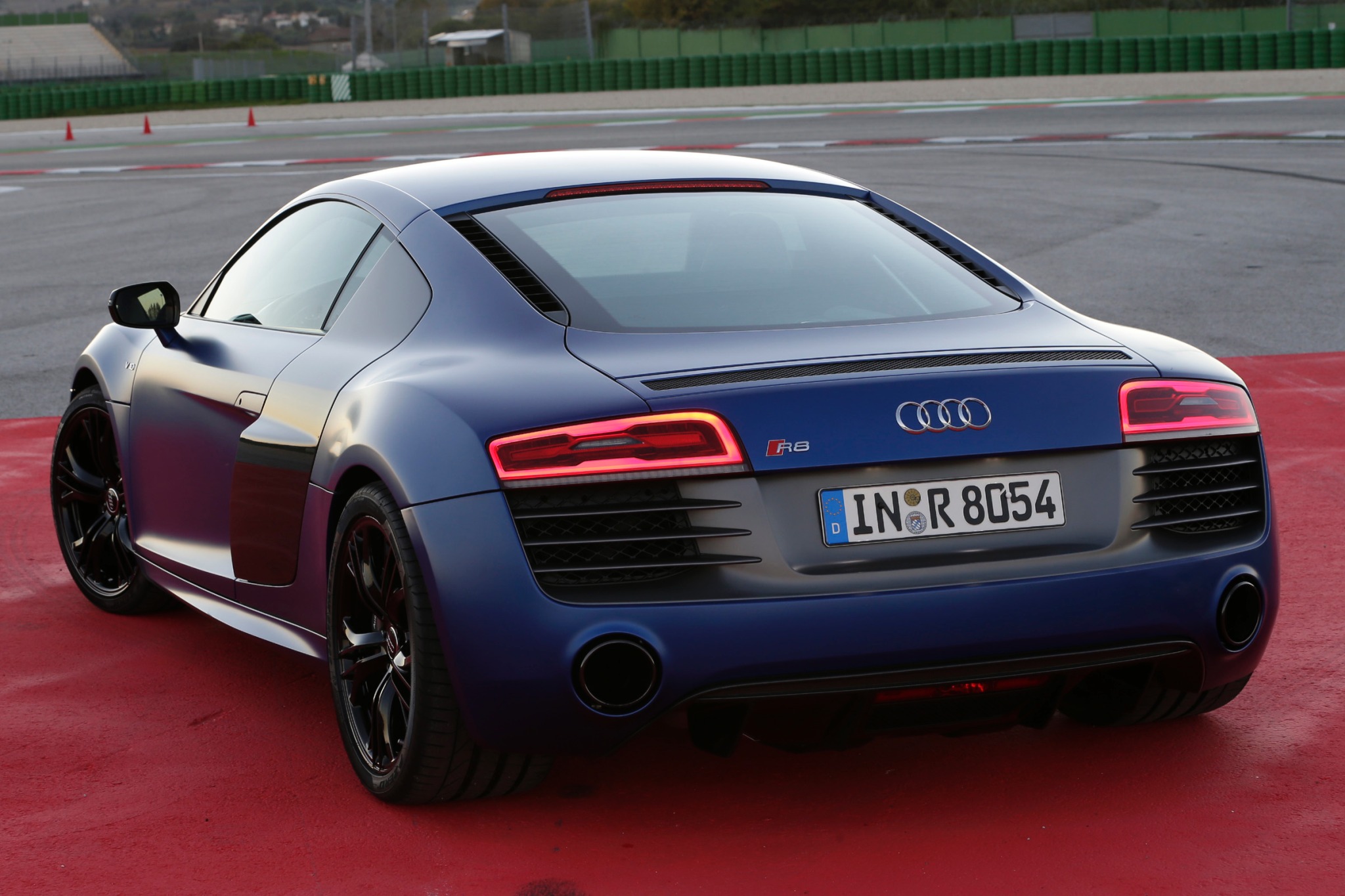 2014 Audi R8 VINs, Configurations, MSRP & Specs - AutoDetective