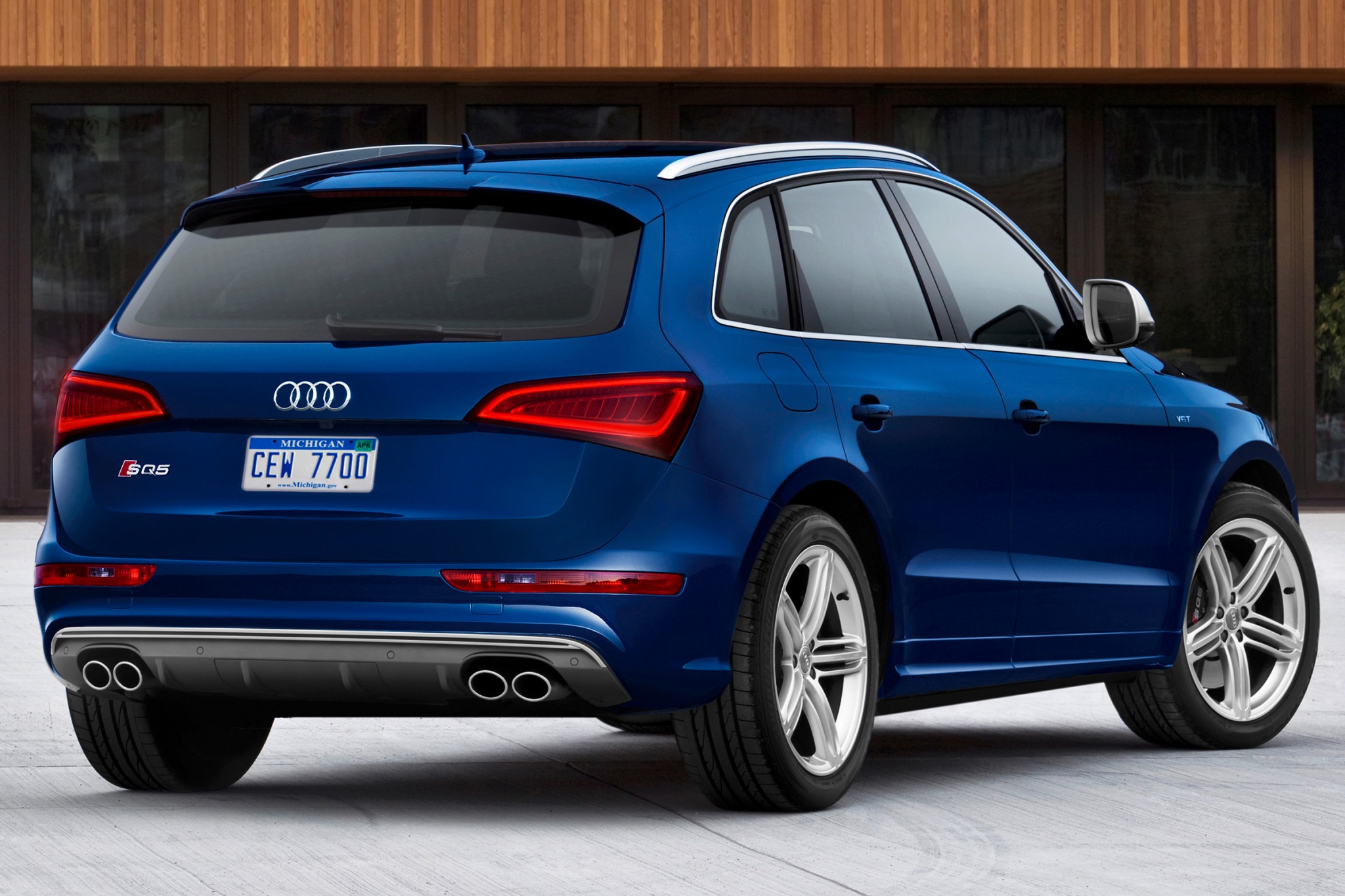 2015 Audi SQ5 VINs, Configurations, MSRP & Specs - AutoDetective