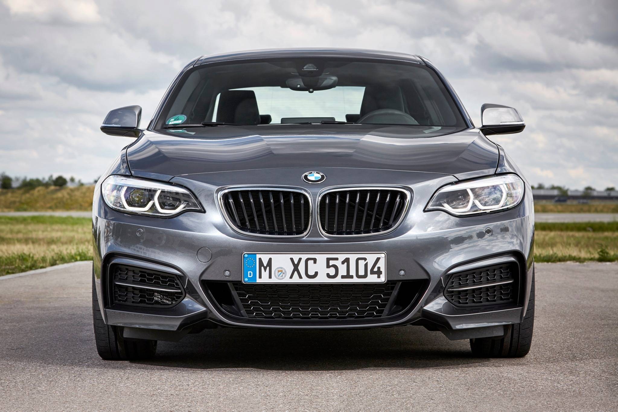 2018 BMW 2-Series VINs, Configurations, MSRP & Specs - AutoDetective