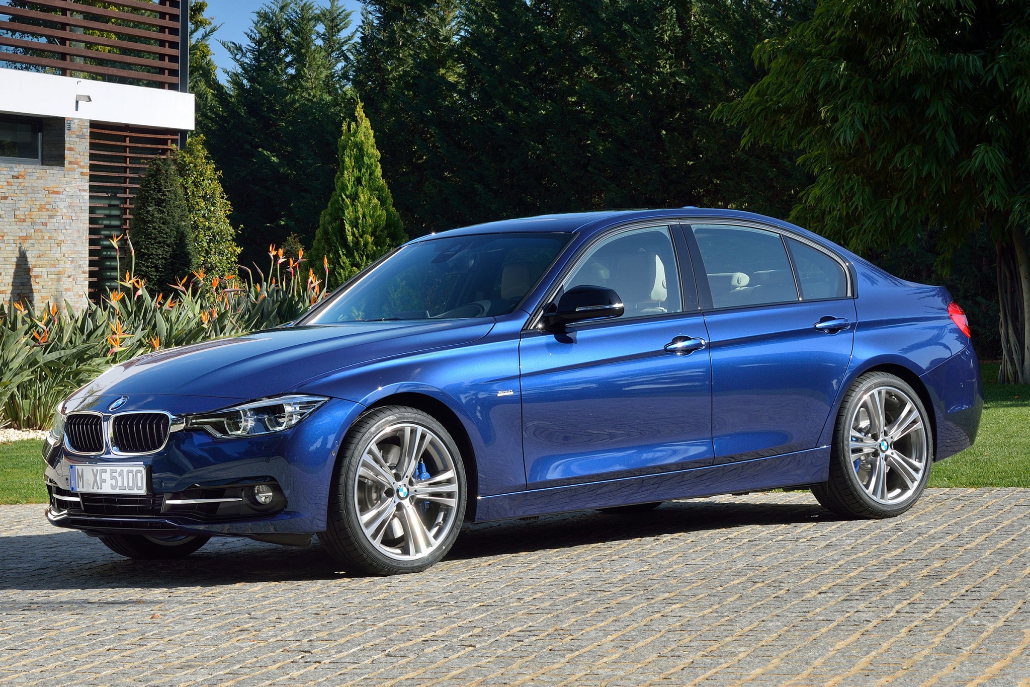 2016 BMW 3-Series VINs, Configurations, MSRP & Specs - AutoDetective