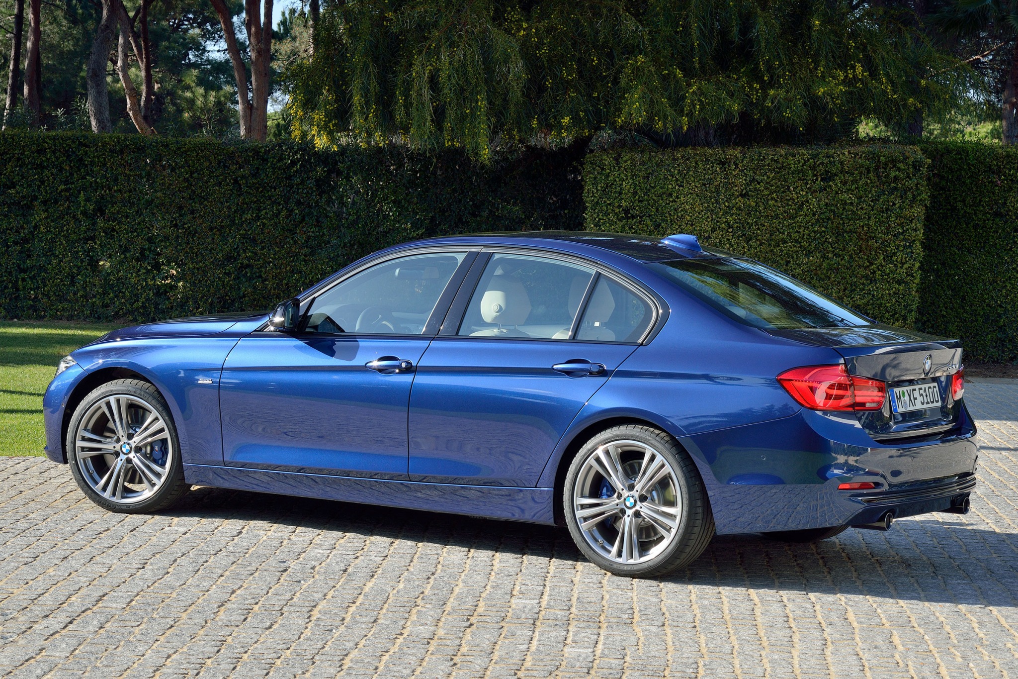 2016 BMW 3-Series VINs, Configurations, MSRP & Specs - AutoDetective