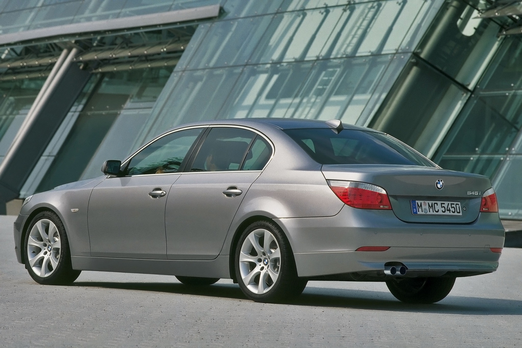 2007 BMW 5-Series VINs, Configurations, MSRP & Specs - AutoDetective