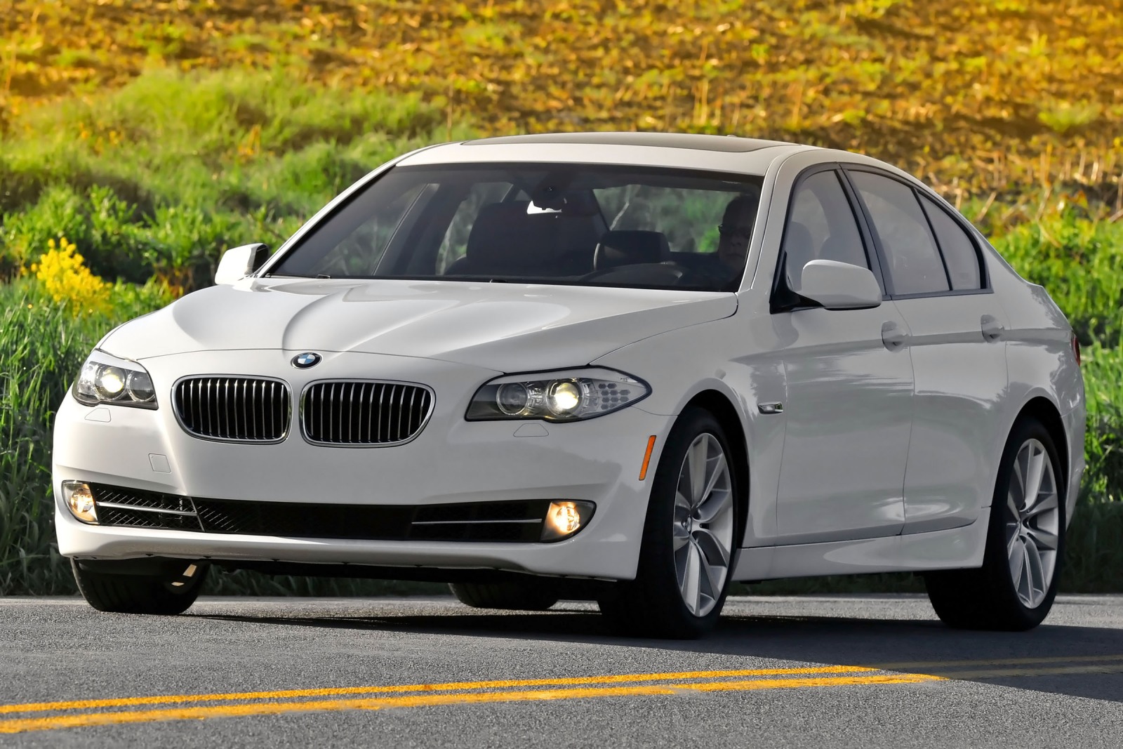 2012 BMW 5-Series VINs, Configurations, MSRP & Specs - AutoDetective