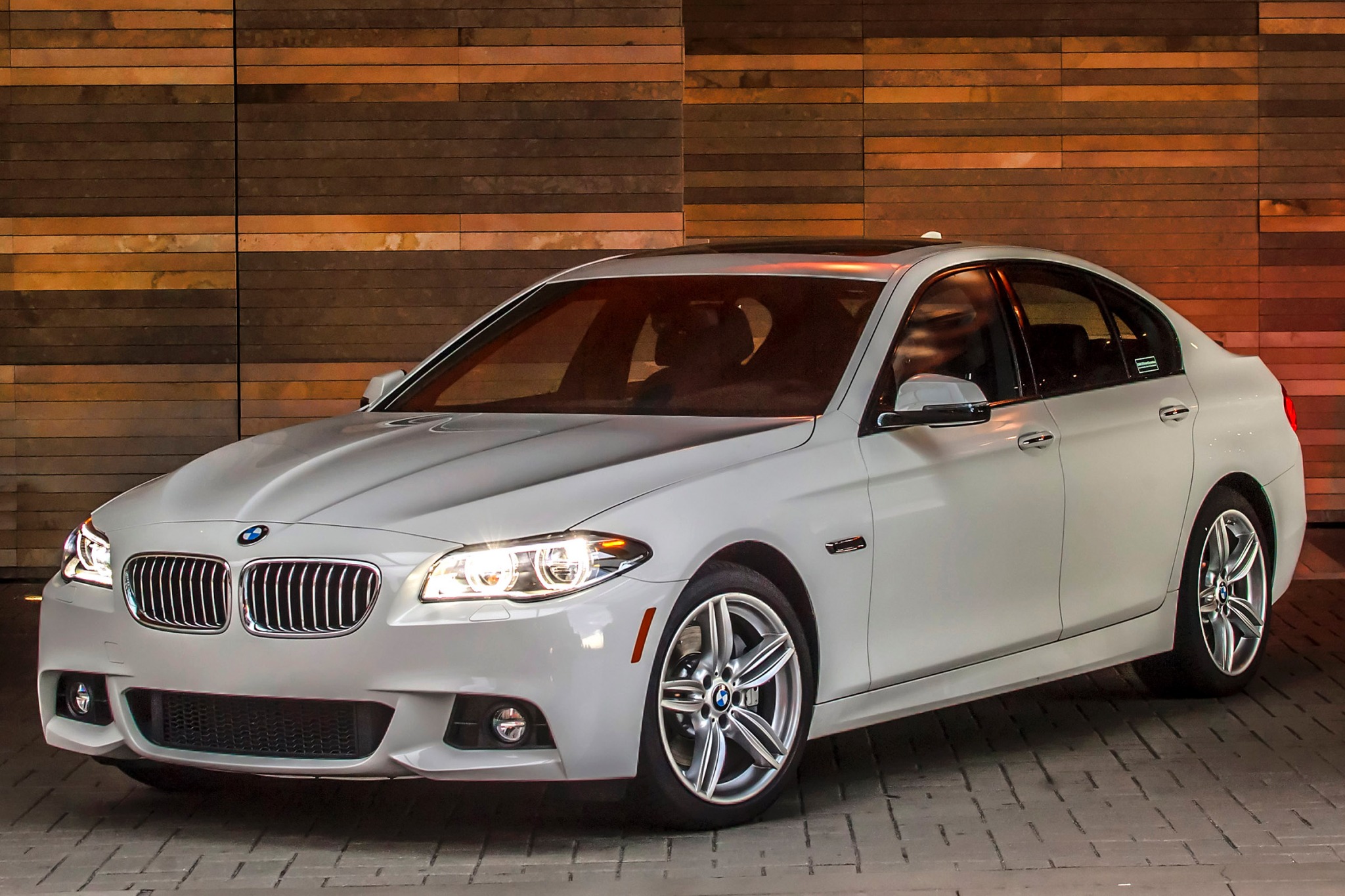 2014 BMW 5-Series VINs, Configurations, MSRP & Specs - AutoDetective