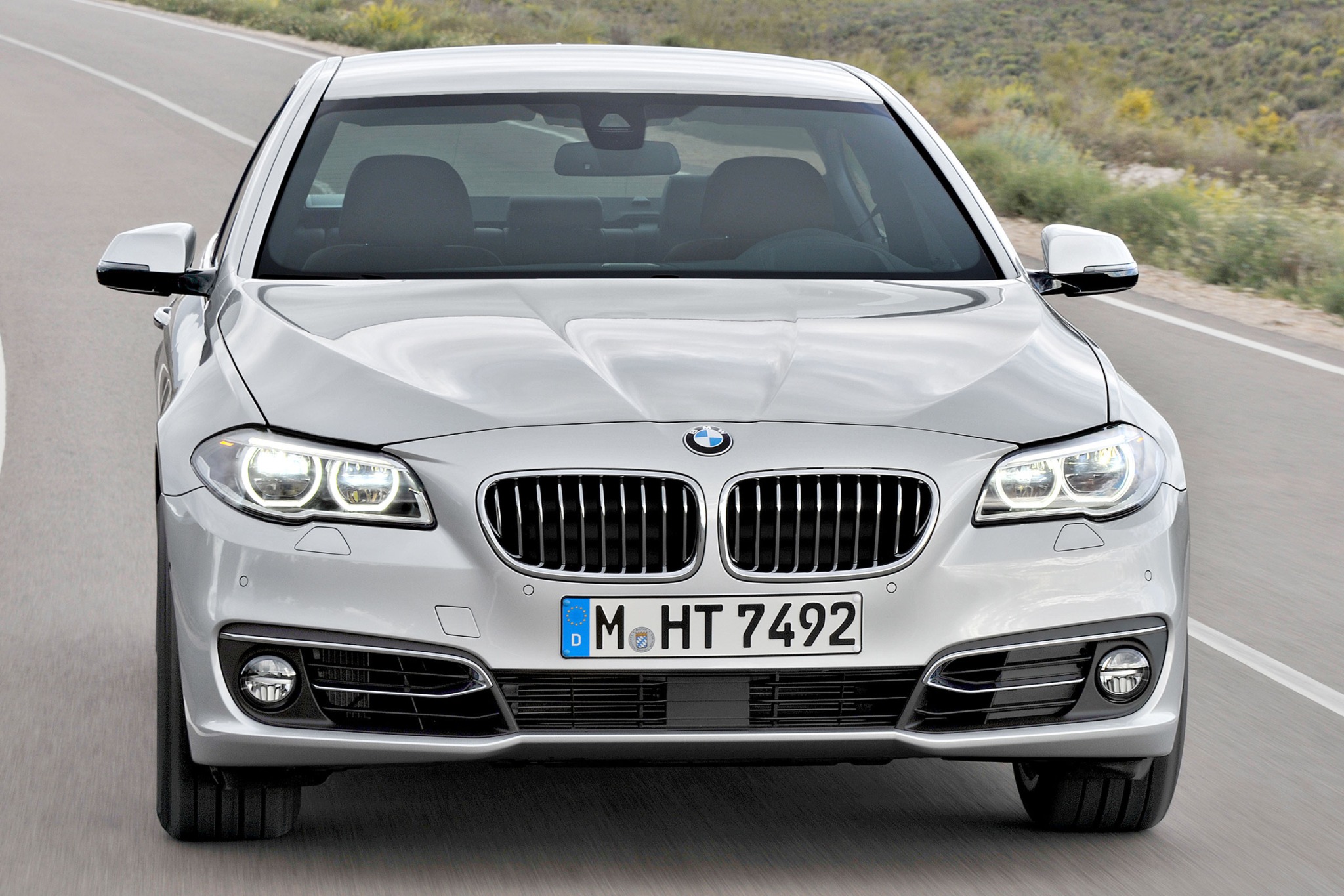 2016 BMW 5-Series VINs, Configurations, MSRP & Specs - AutoDetective