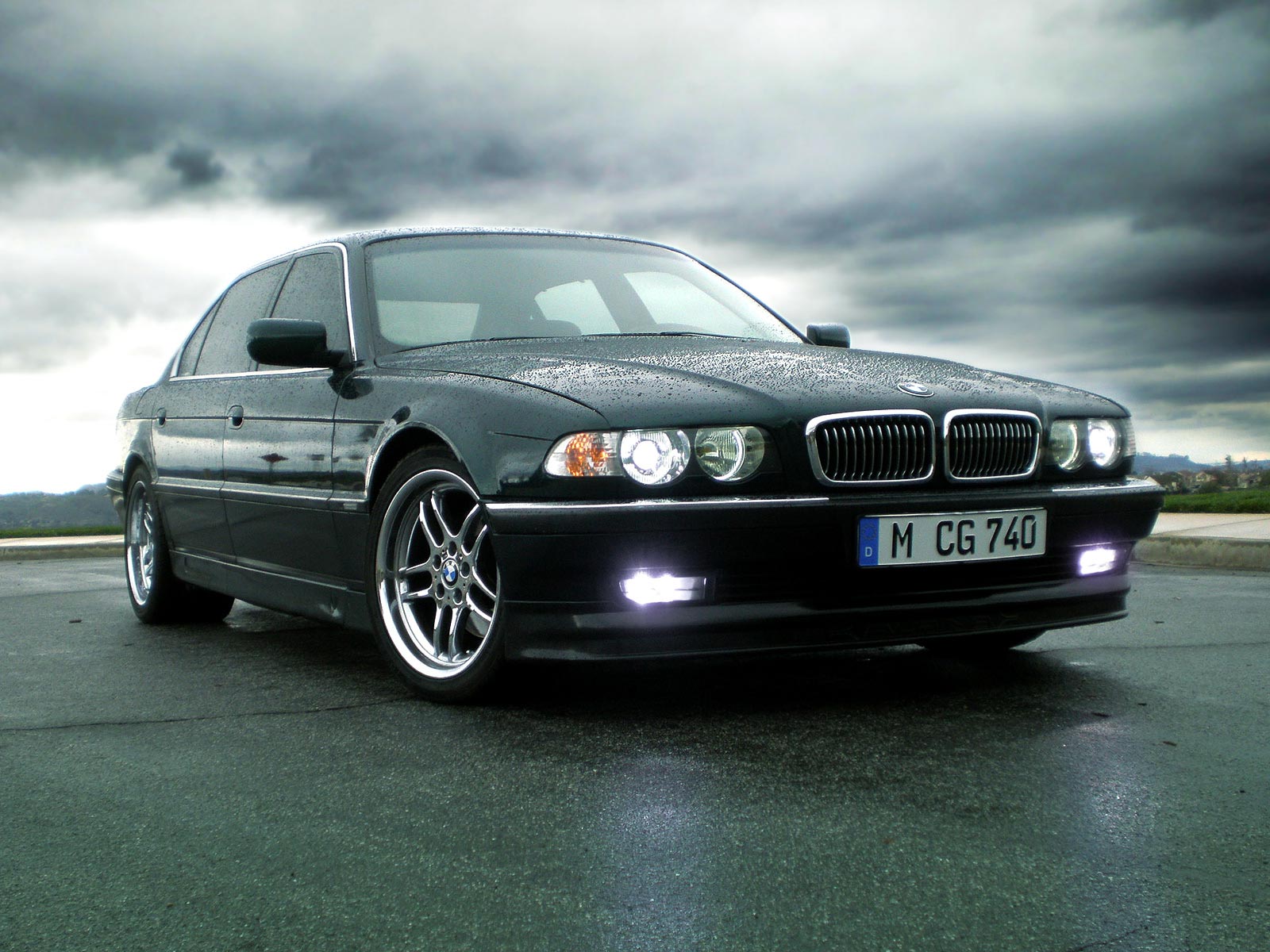 2001 BMW 7-Series VINs, Configurations, MSRP & Specs - AutoDetective