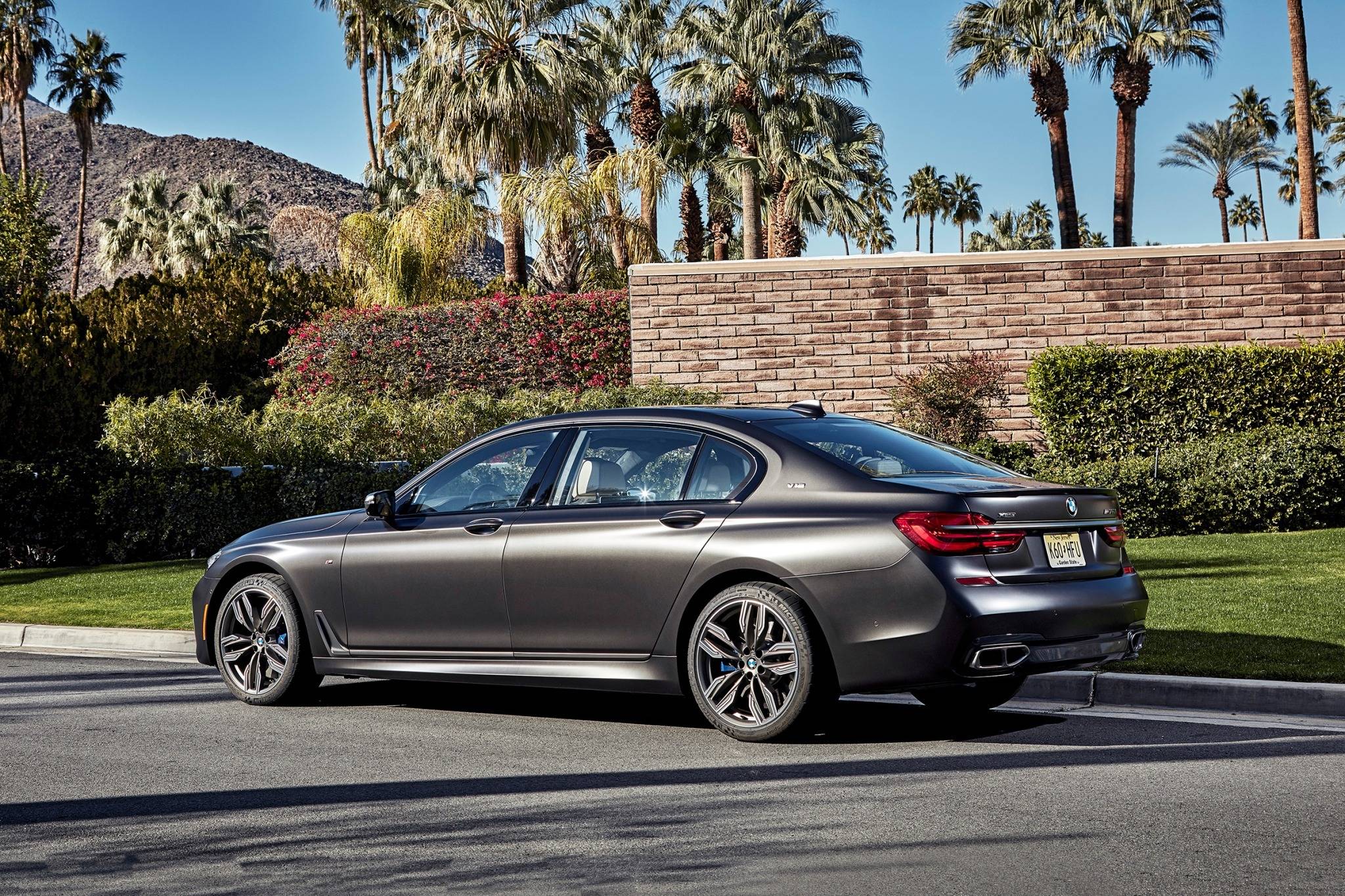 2018 BMW 7-Series M760i xDrive VIN Number Search - AutoDetective