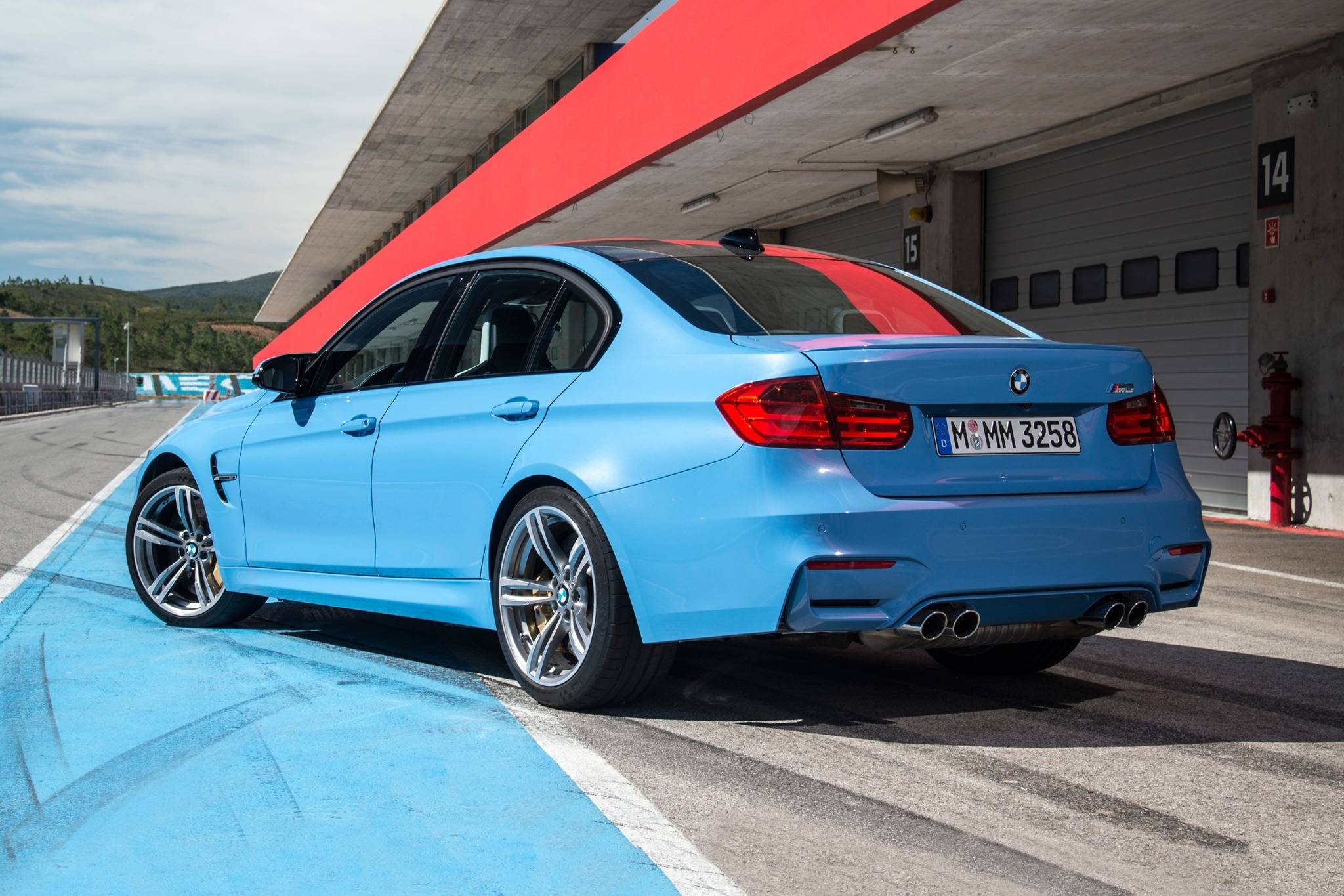 2018 BMW M3 VINs, Configurations, MSRP & Specs - AutoDetective