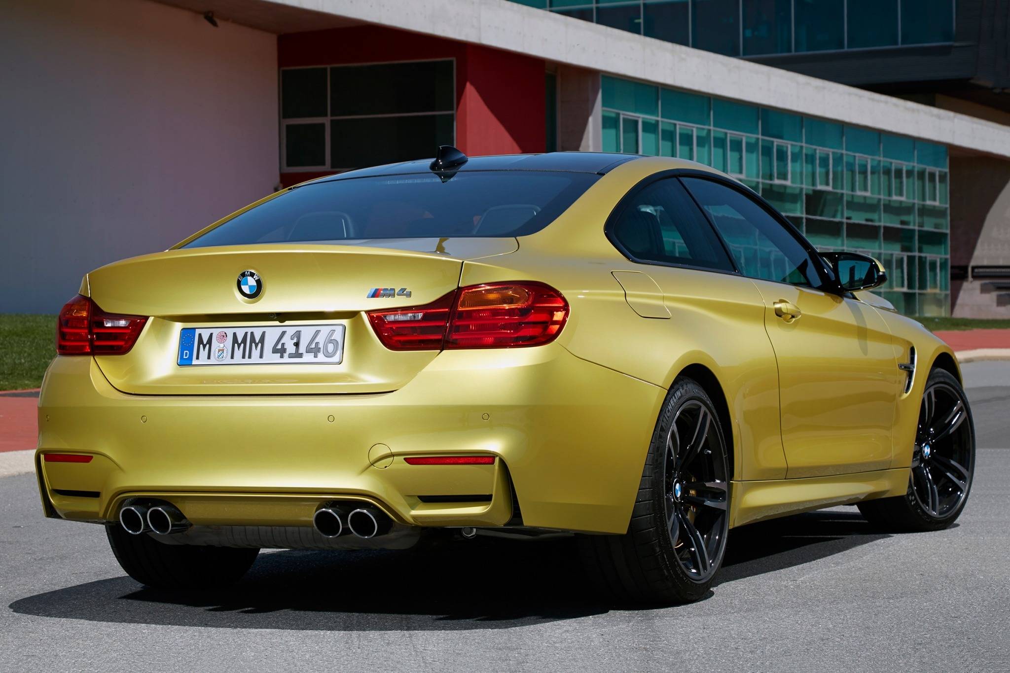 2017 BMW M4 VINs, Configurations, MSRP & Specs - AutoDetective