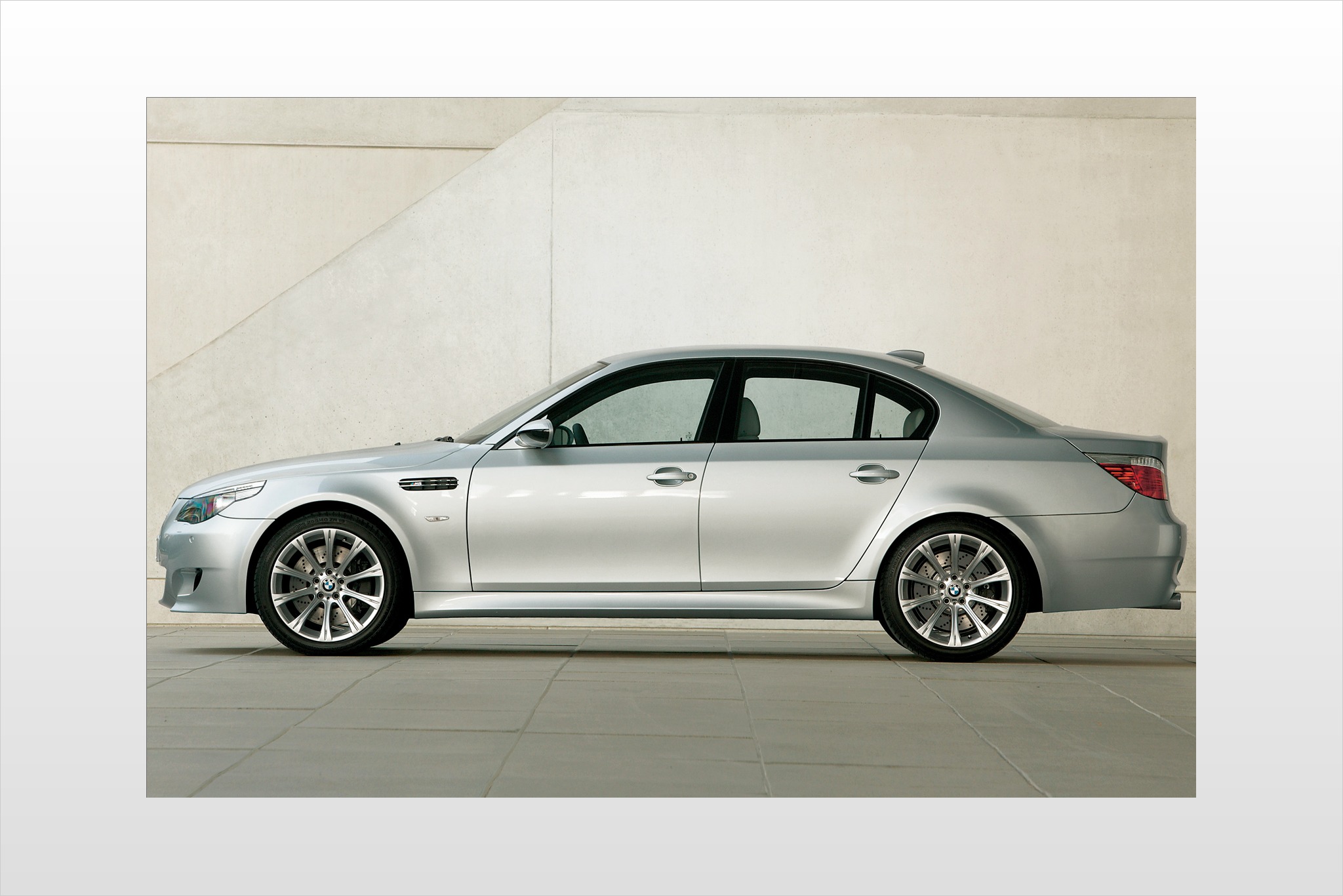 2008 BMW M5 VINs, Configurations, MSRP & Specs - AutoDetective