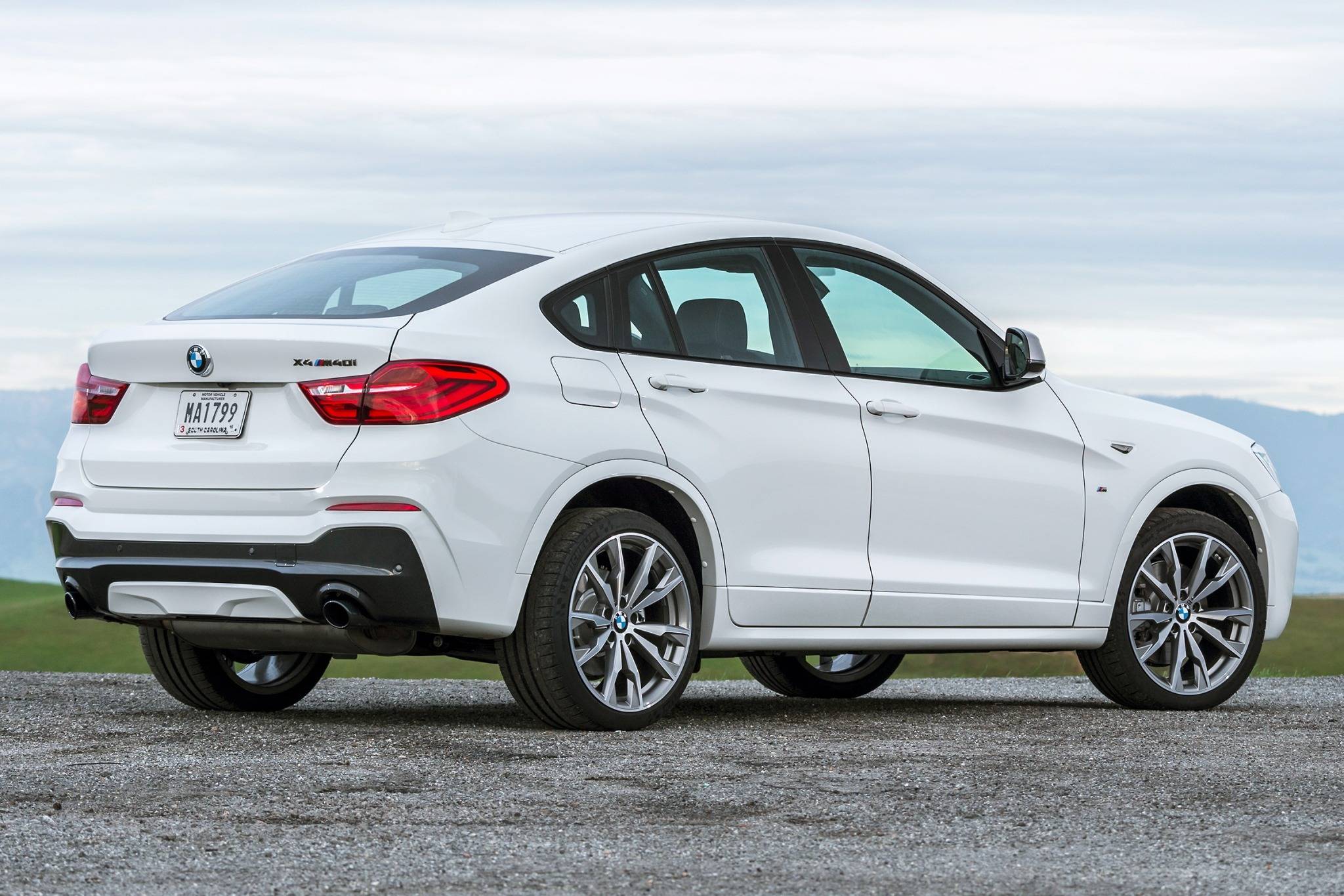 2017 BMW X4 VINs, Configurations, MSRP & Specs - AutoDetective