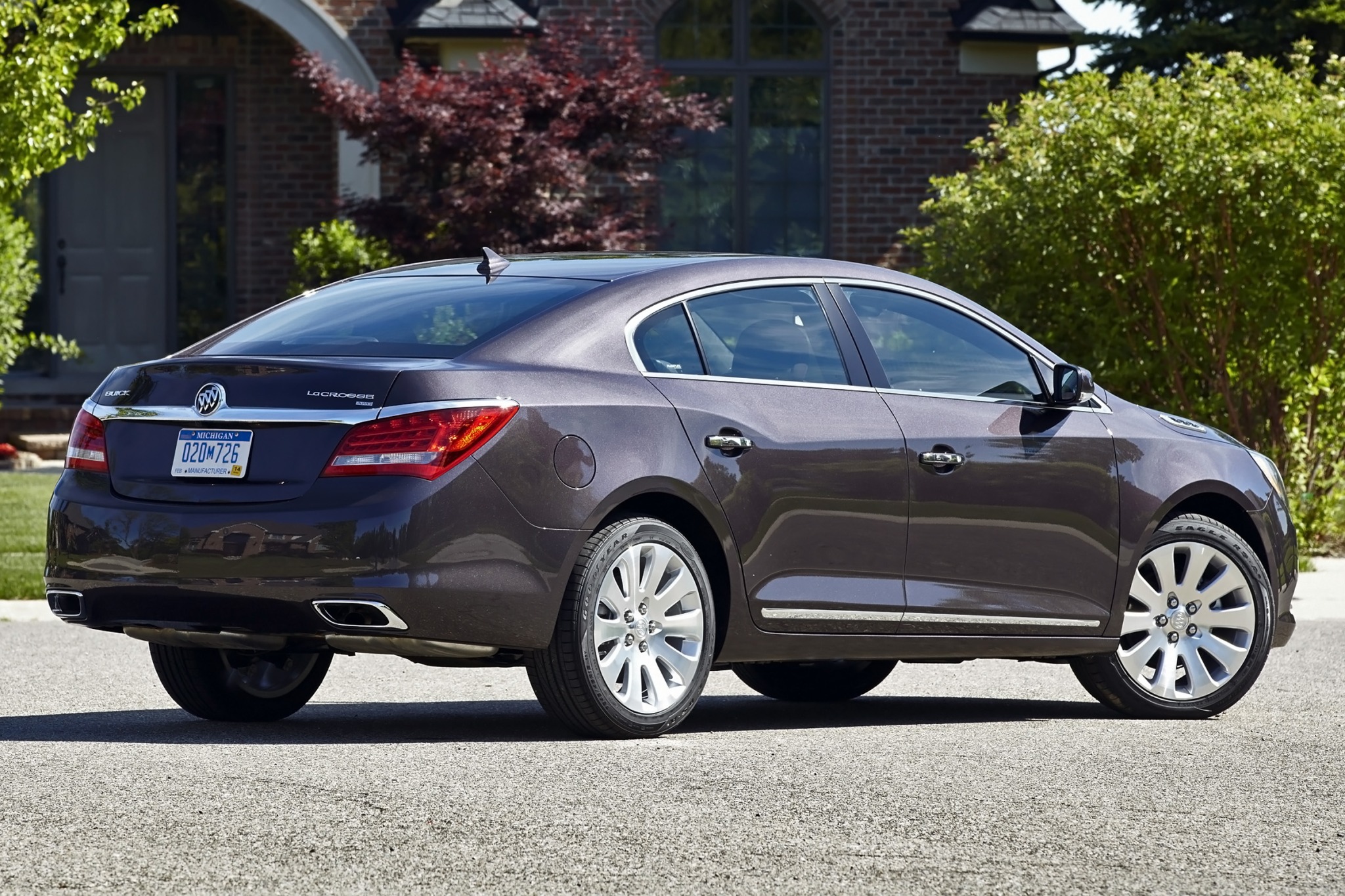 2015 Buick LaCrosse VINs, Configurations, MSRP & Specs - AutoDetective