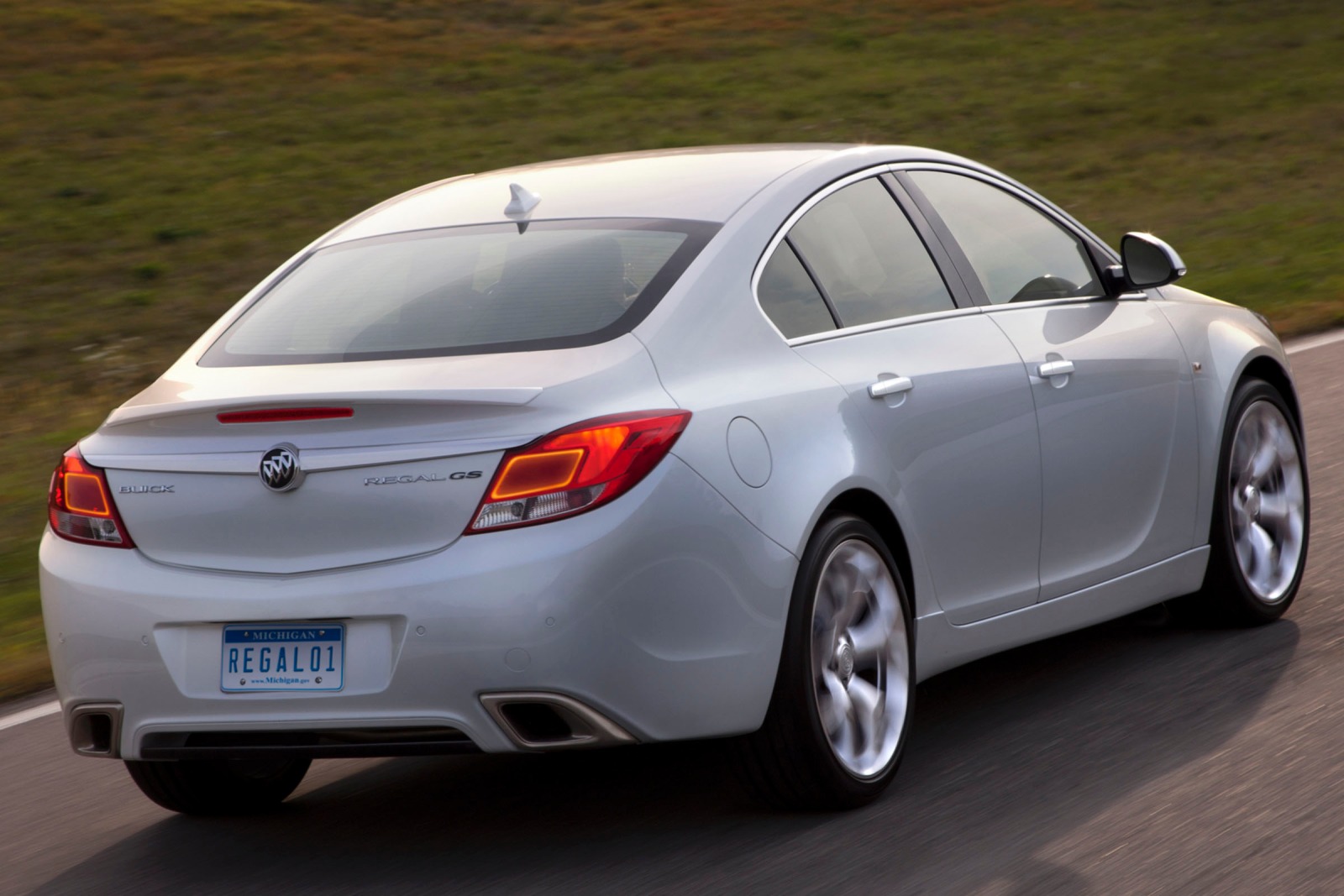 2012 Buick Regal VINs, Configurations, MSRP & Specs - AutoDetective