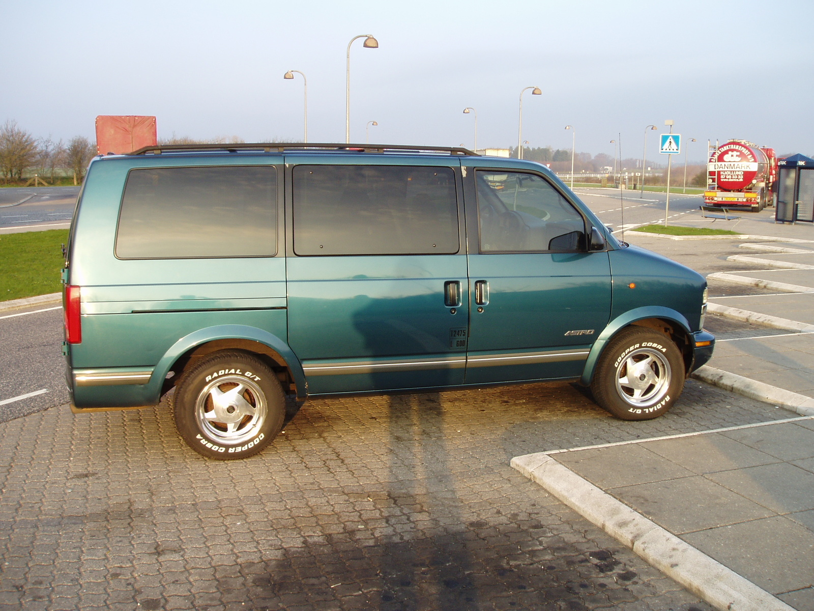 1996 Chevrolet Astro Specs, Prices, VINs & Recalls - AutoDetective