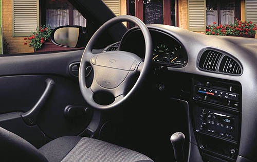 2000 Chevrolet Metro Specs, Prices, VINs & Recalls - AutoDetective
