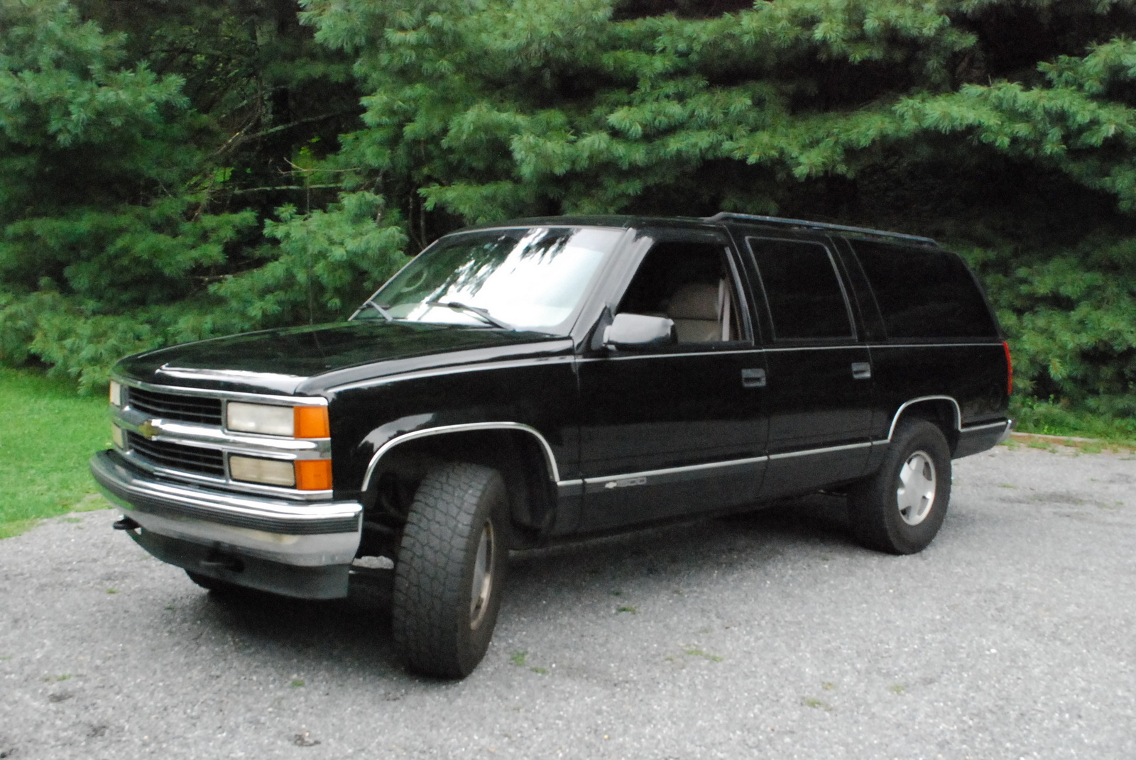 1998 Chevrolet Suburban Specs, Prices, VINs & Recalls - AutoDetective