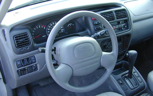 2001 Chevrolet Tracker Specs, Prices, VINs & Recalls - AutoDetective