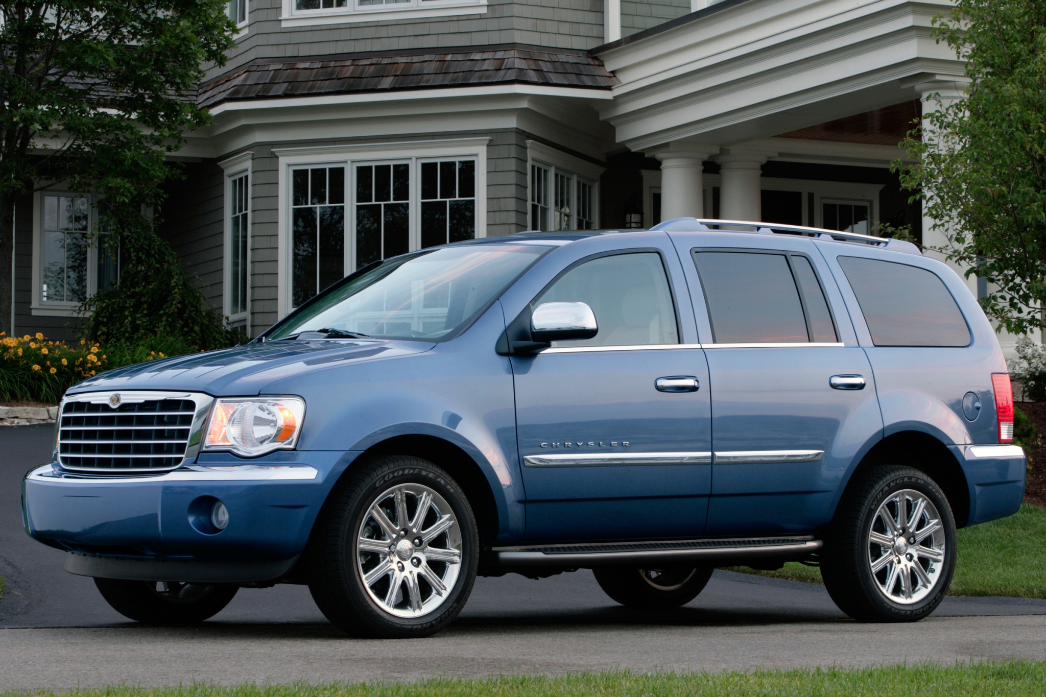 2007 Chrysler Aspen Specs, Prices, VINs & Recalls - AutoDetective