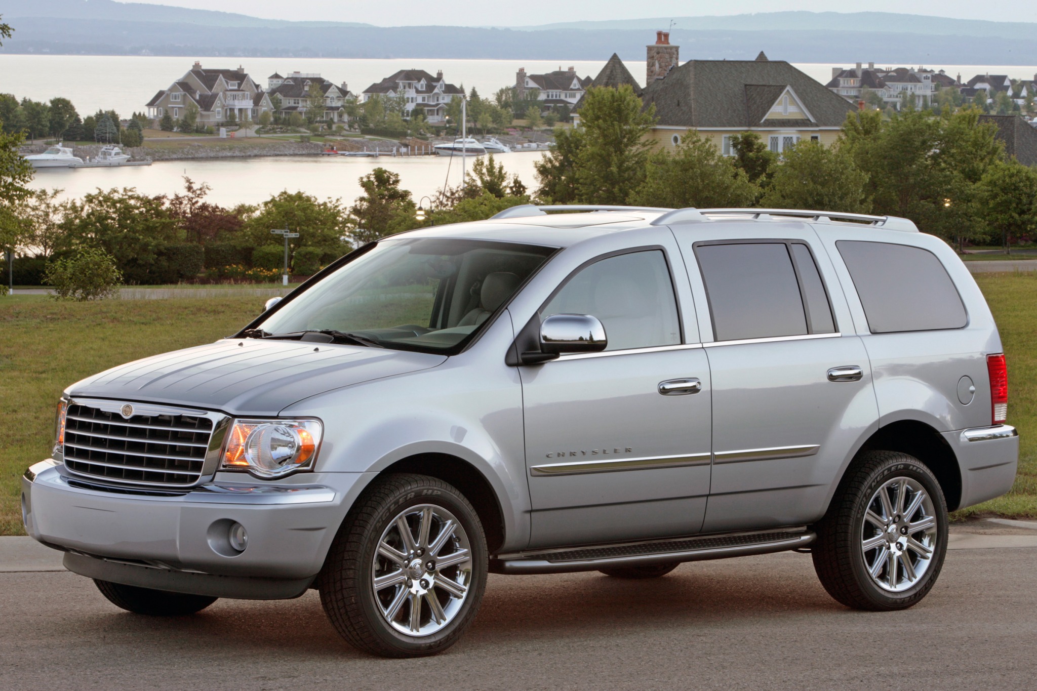 2007 Chrysler Aspen Specs, Prices, VINs & Recalls - AutoDetective