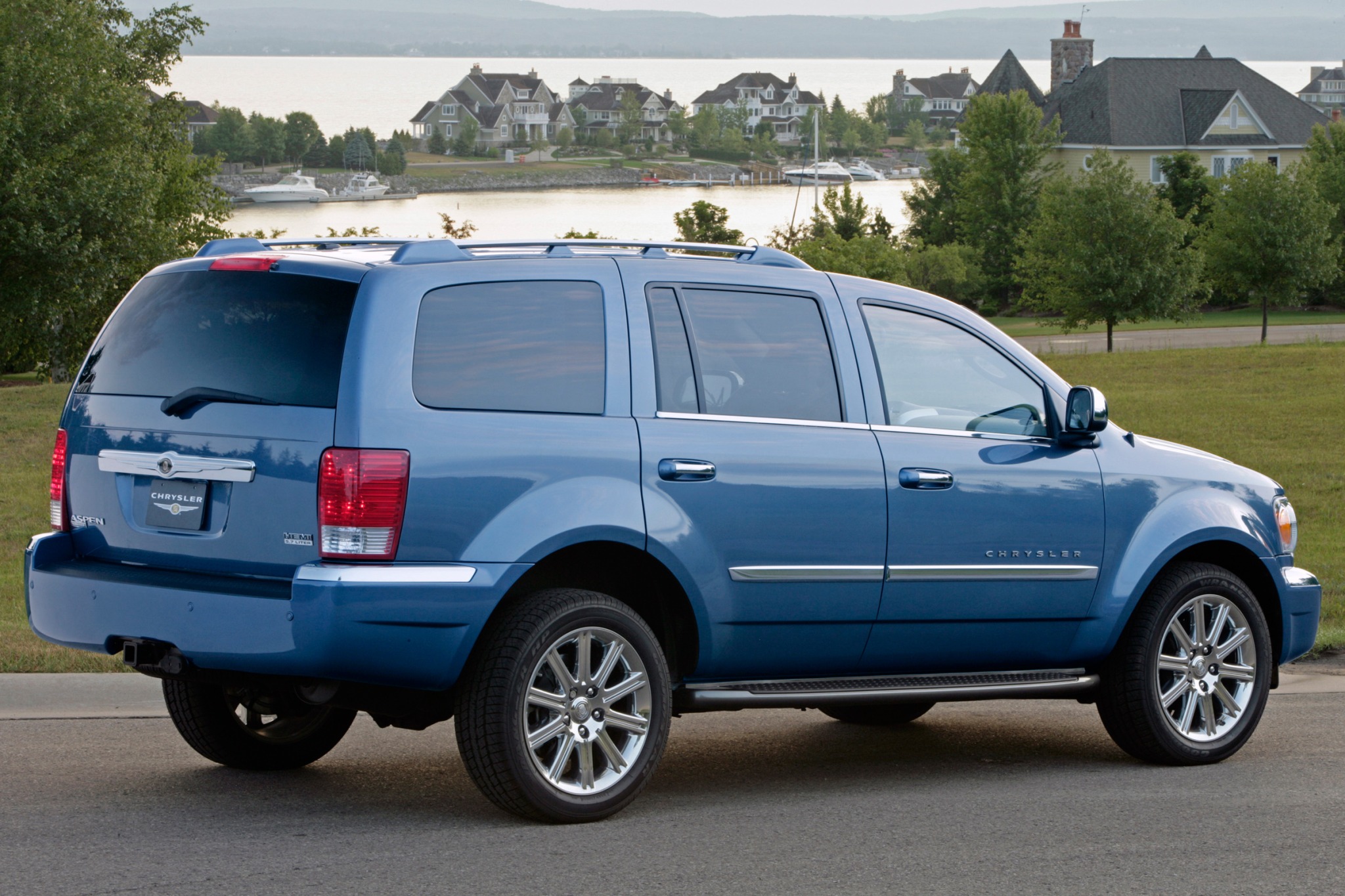 2007 Chrysler Aspen Specs, Prices, VINs & Recalls - AutoDetective