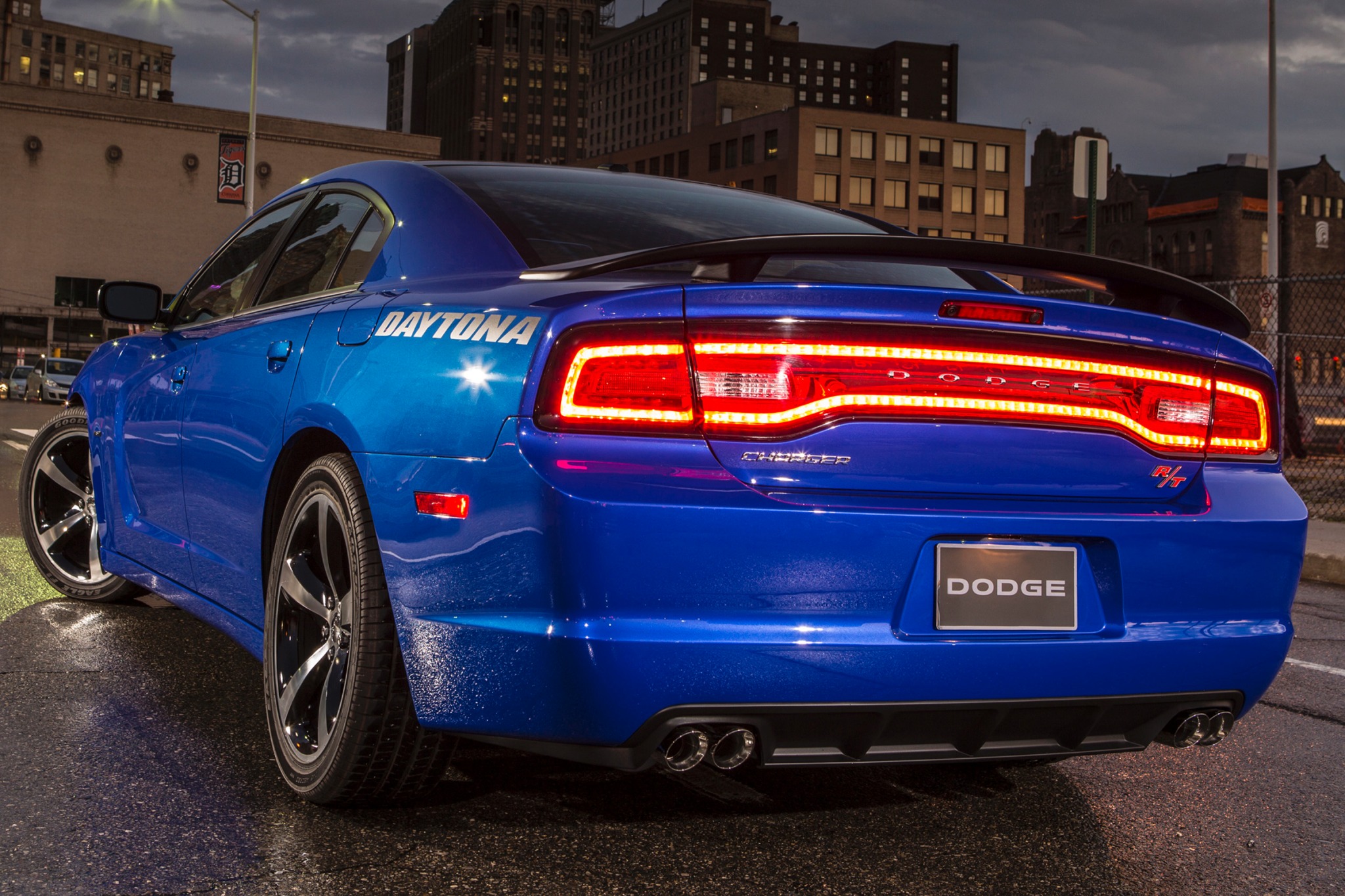 2014 Dodge Charger VINs, Configurations, MSRP & Specs - AutoDetective