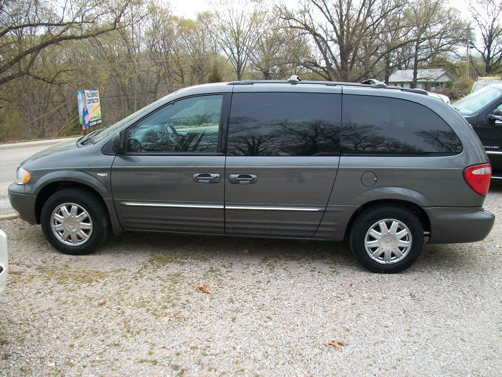 2004 Dodge Grand Caravan VINs, Configurations, MSRP & Specs - AutoDetective