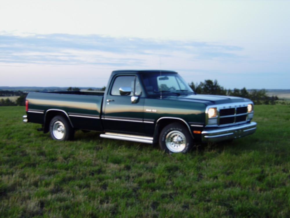 1993 Dodge Ram 150 VIN Check, Specs & Recalls - AutoDetective