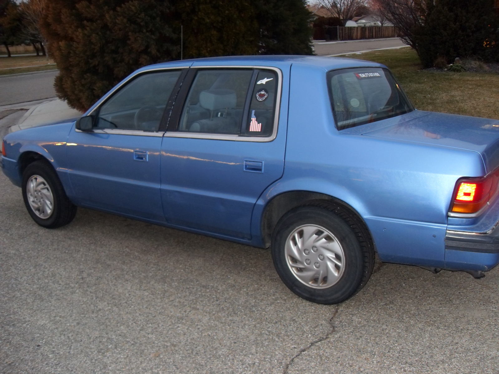 1990 Dodge Spirit VINs, Configurations, MSRP & Specs - AutoDetective