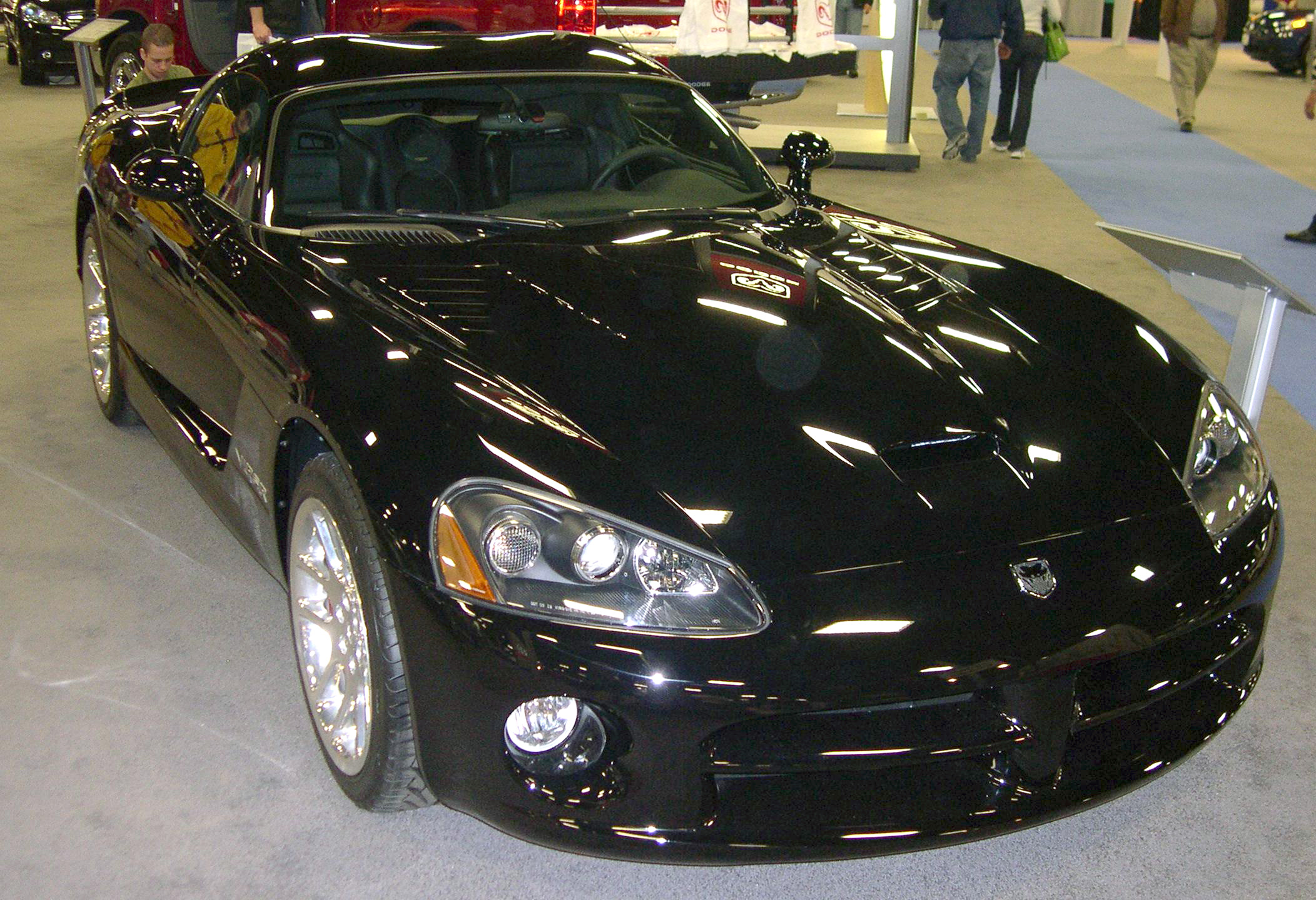 2006 Dodge Viper VINs, Configurations, MSRP & Specs - AutoDetective