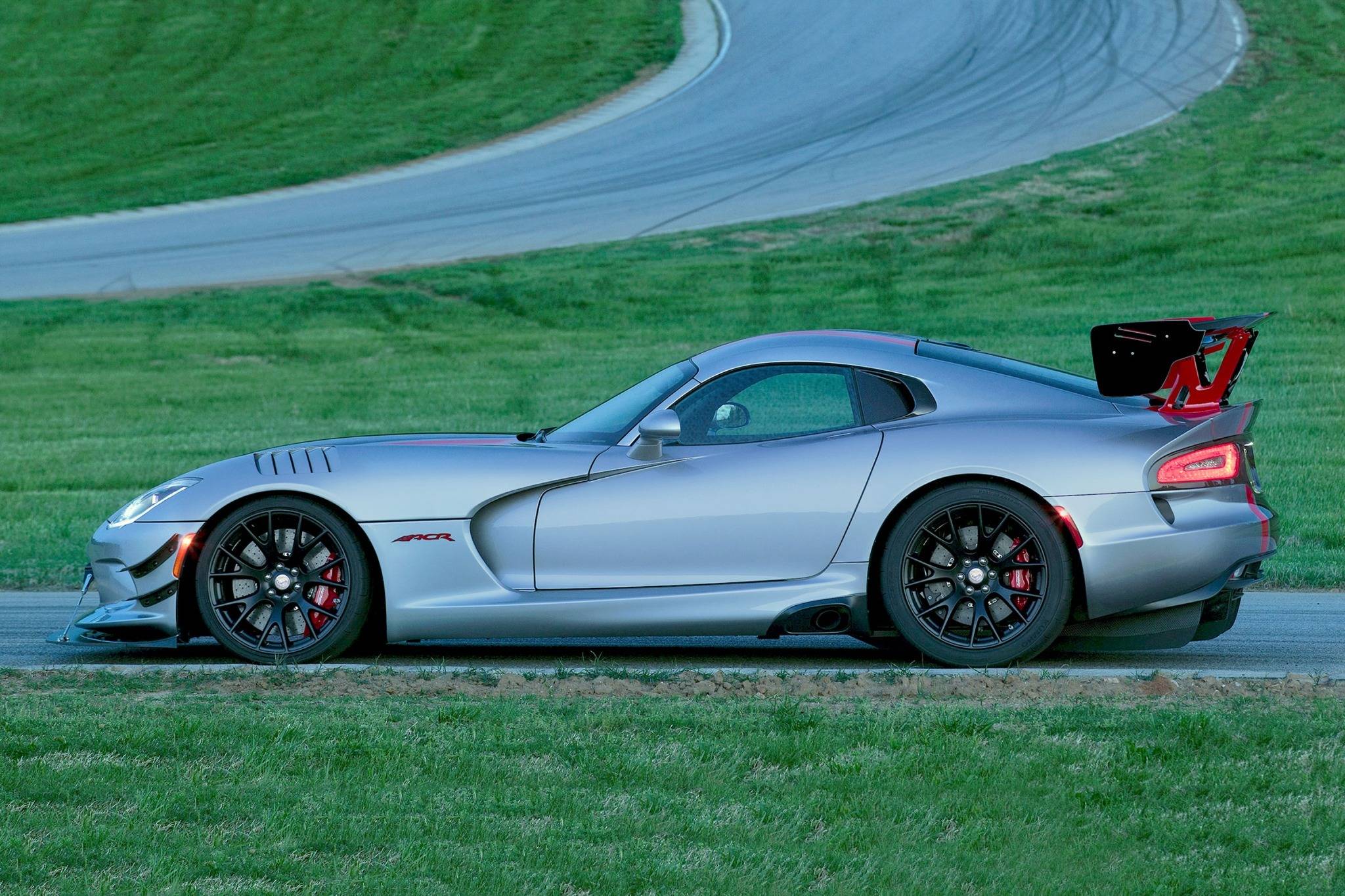 2017 Dodge Viper VINs, Configurations, MSRP & Specs - AutoDetective