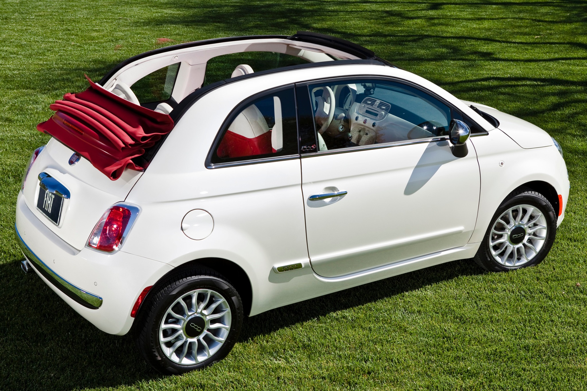 2012 Fiat 500 VINs, Configurations, MSRP & Specs - AutoDetective