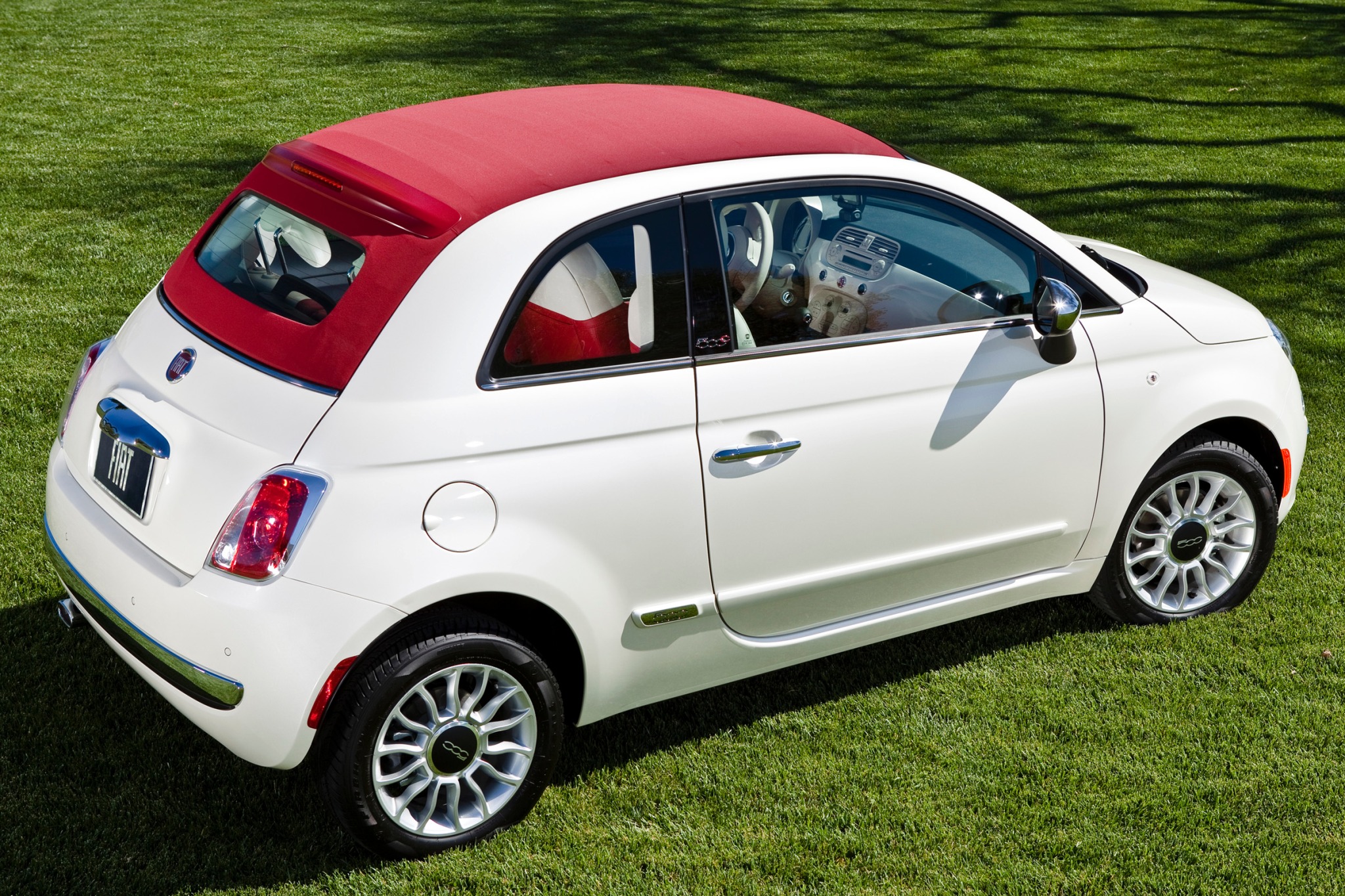 2012 Fiat 500 VINs, Configurations, MSRP & Specs - AutoDetective