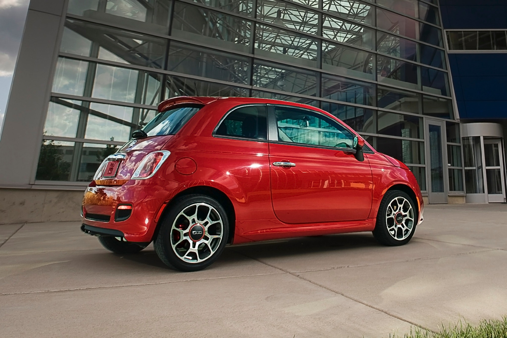 2015 Fiat 500 VINs, Configurations, MSRP & Specs - AutoDetective