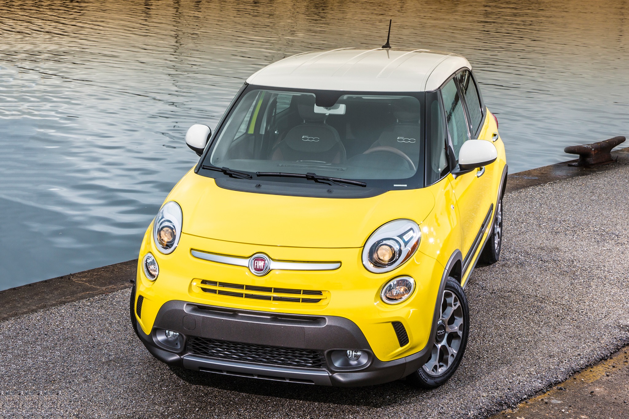 2017 Fiat 500L VINs, Configurations, MSRP & Specs - AutoDetective