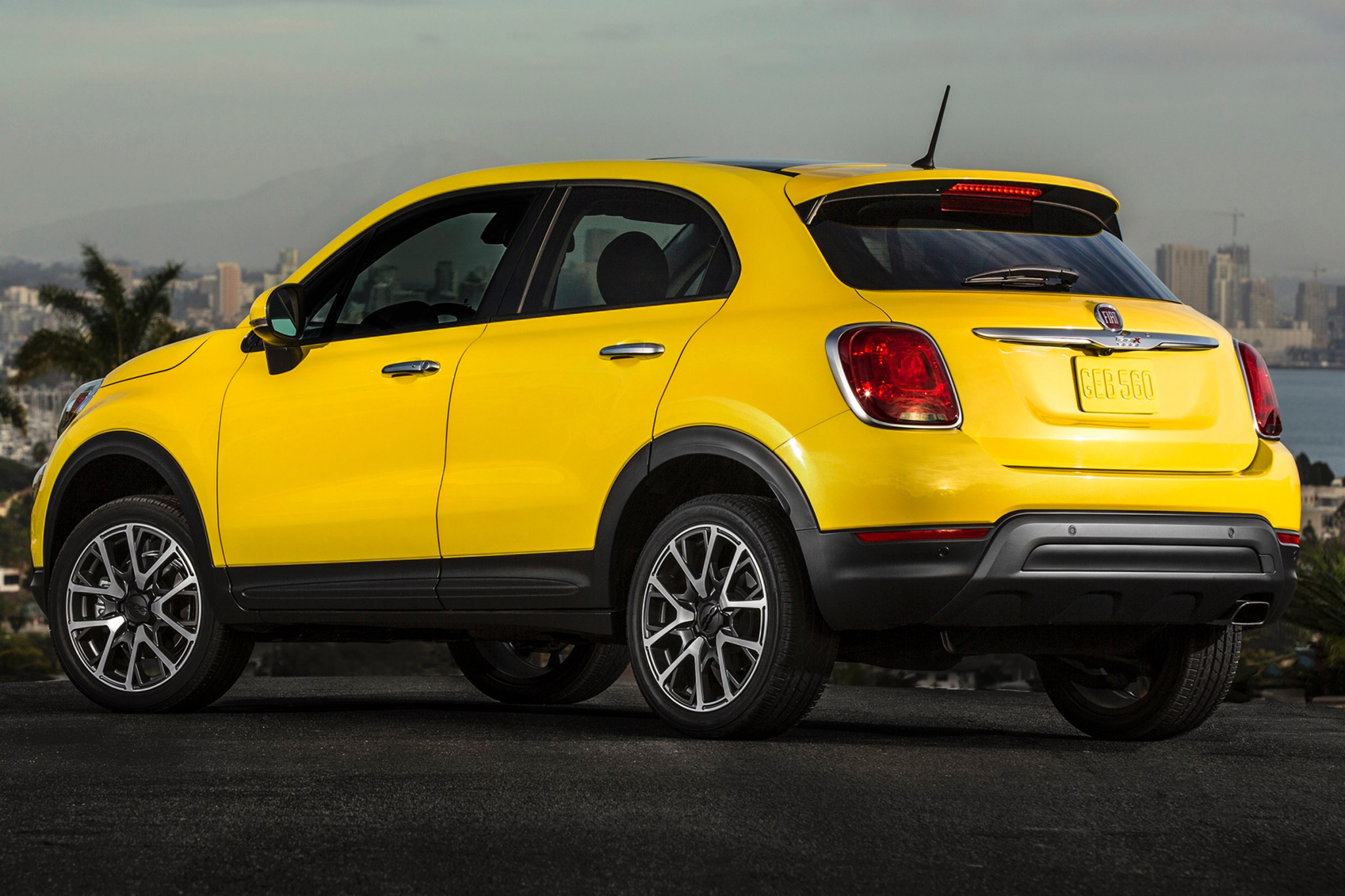 2016 Fiat 500x VINs, Configurations, MSRP & Specs - AutoDetective