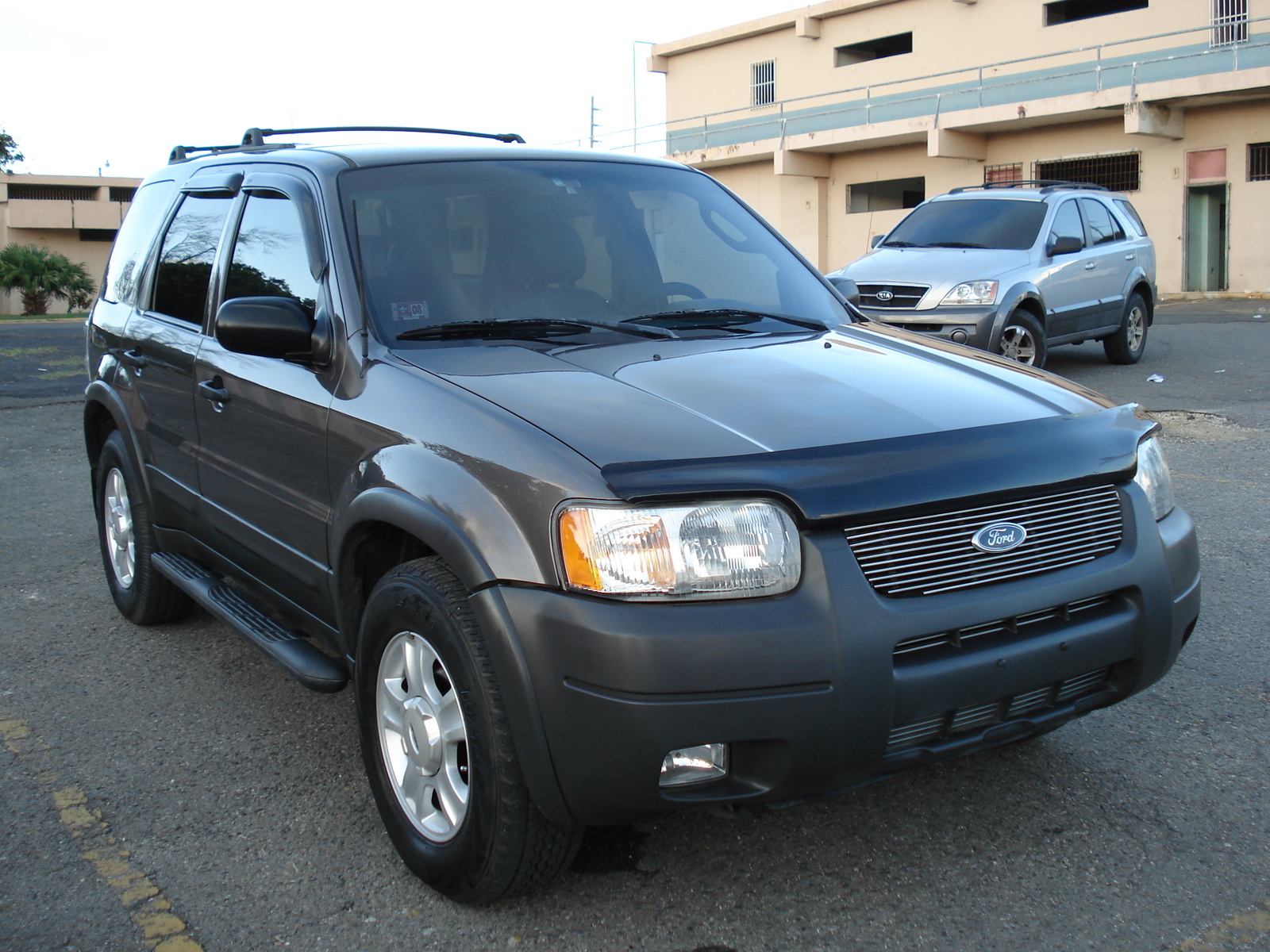 2002 Ford Escape VINs, Configurations, MSRP & Specs - AutoDetective