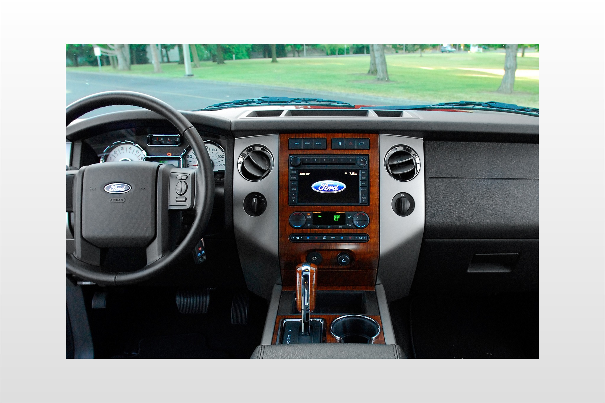 2008 Ford Expedition XLT 2WD VIN Number Search - AutoDetective