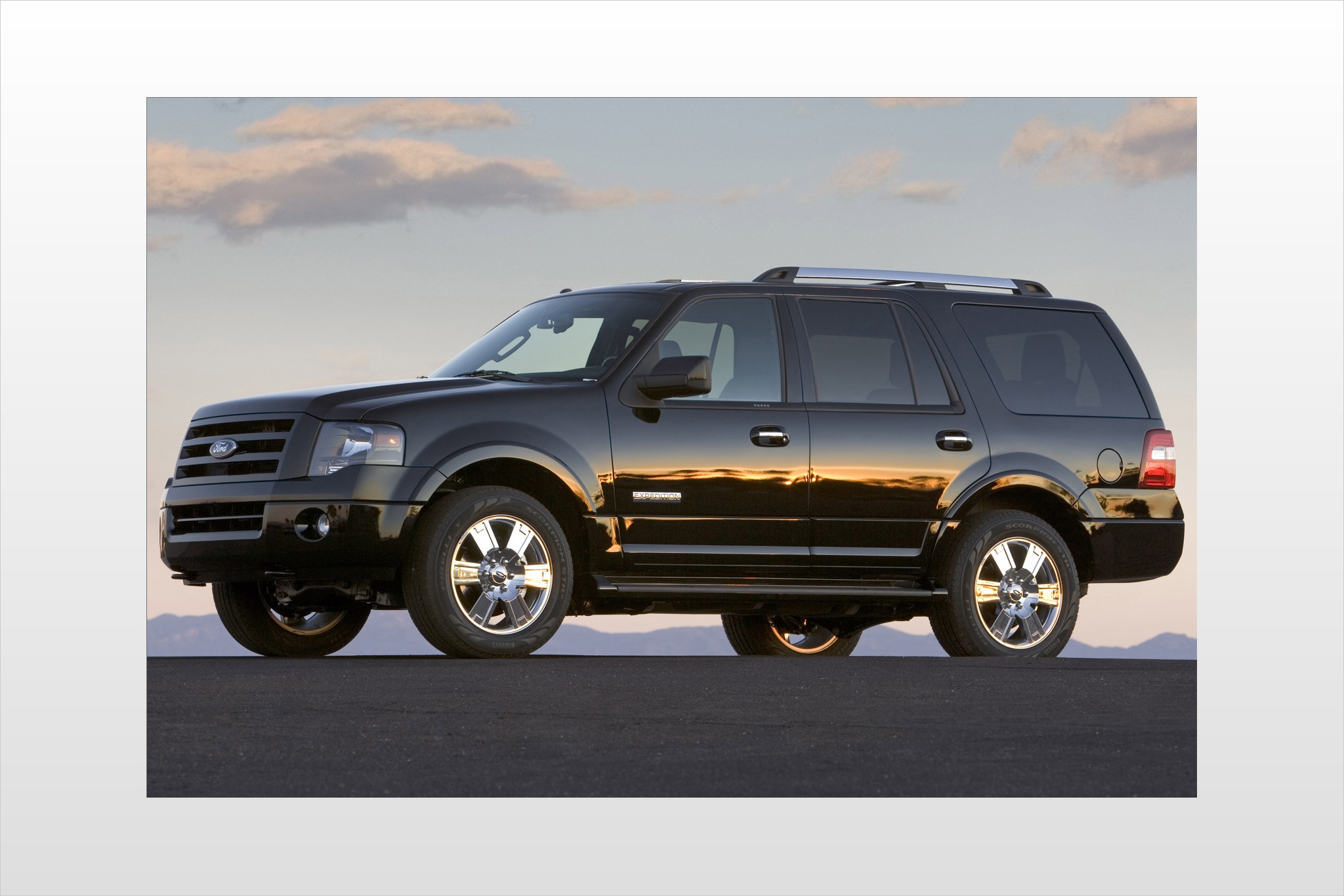 2009 Ford Expedition VINs, Configurations, MSRP & Specs - AutoDetective