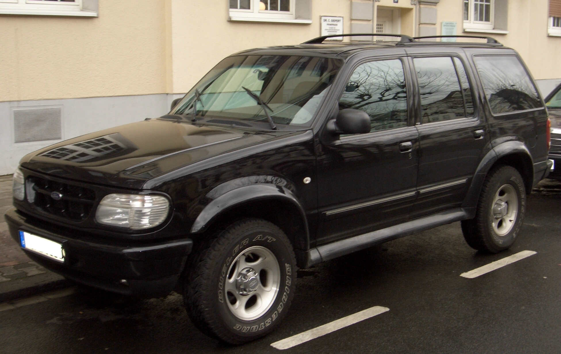 1995 Ford Explorer VINs, Configurations, MSRP & Specs - AutoDetective