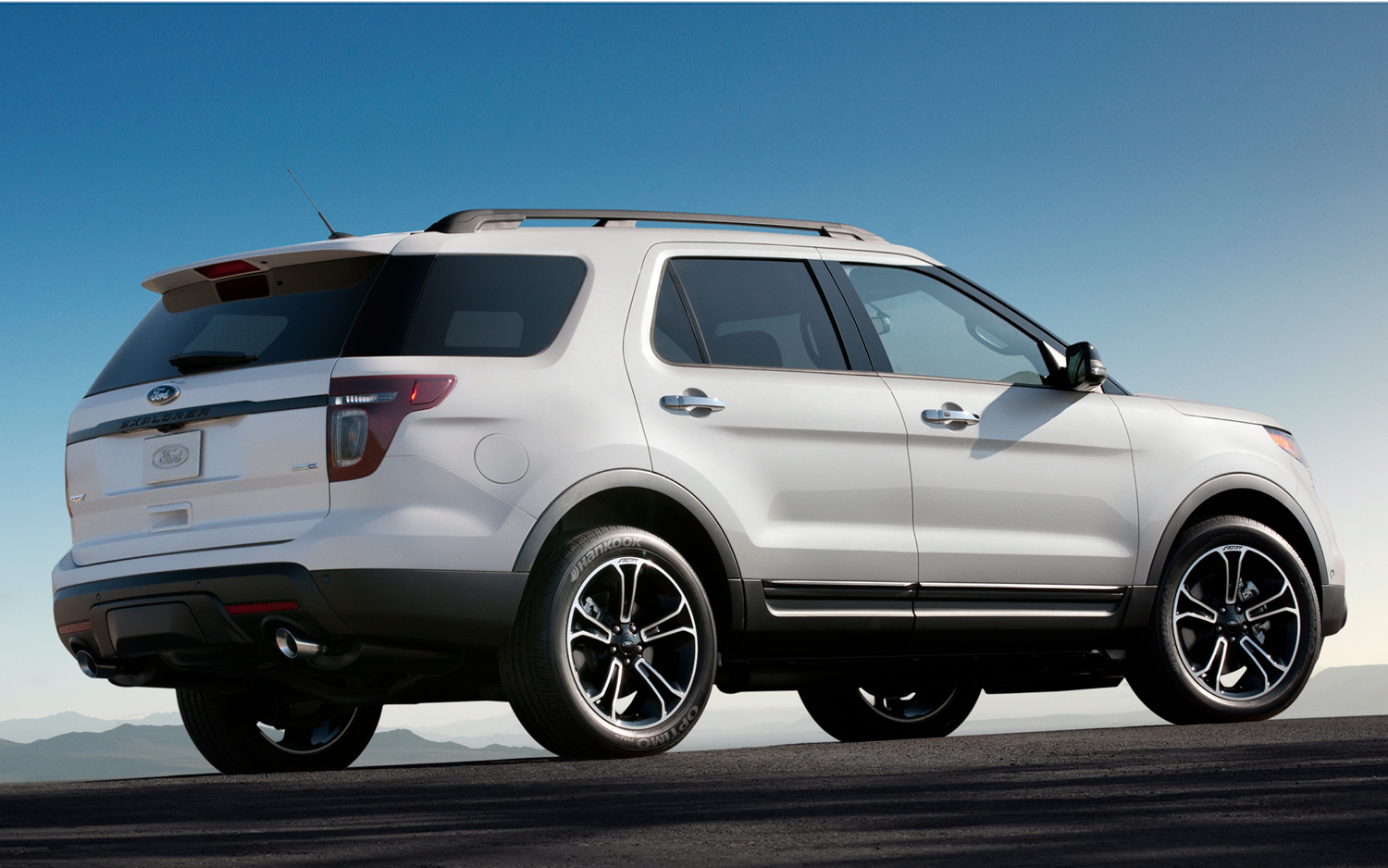 2013 Ford Explorer VINs, Configurations, MSRP & Specs - AutoDetective
