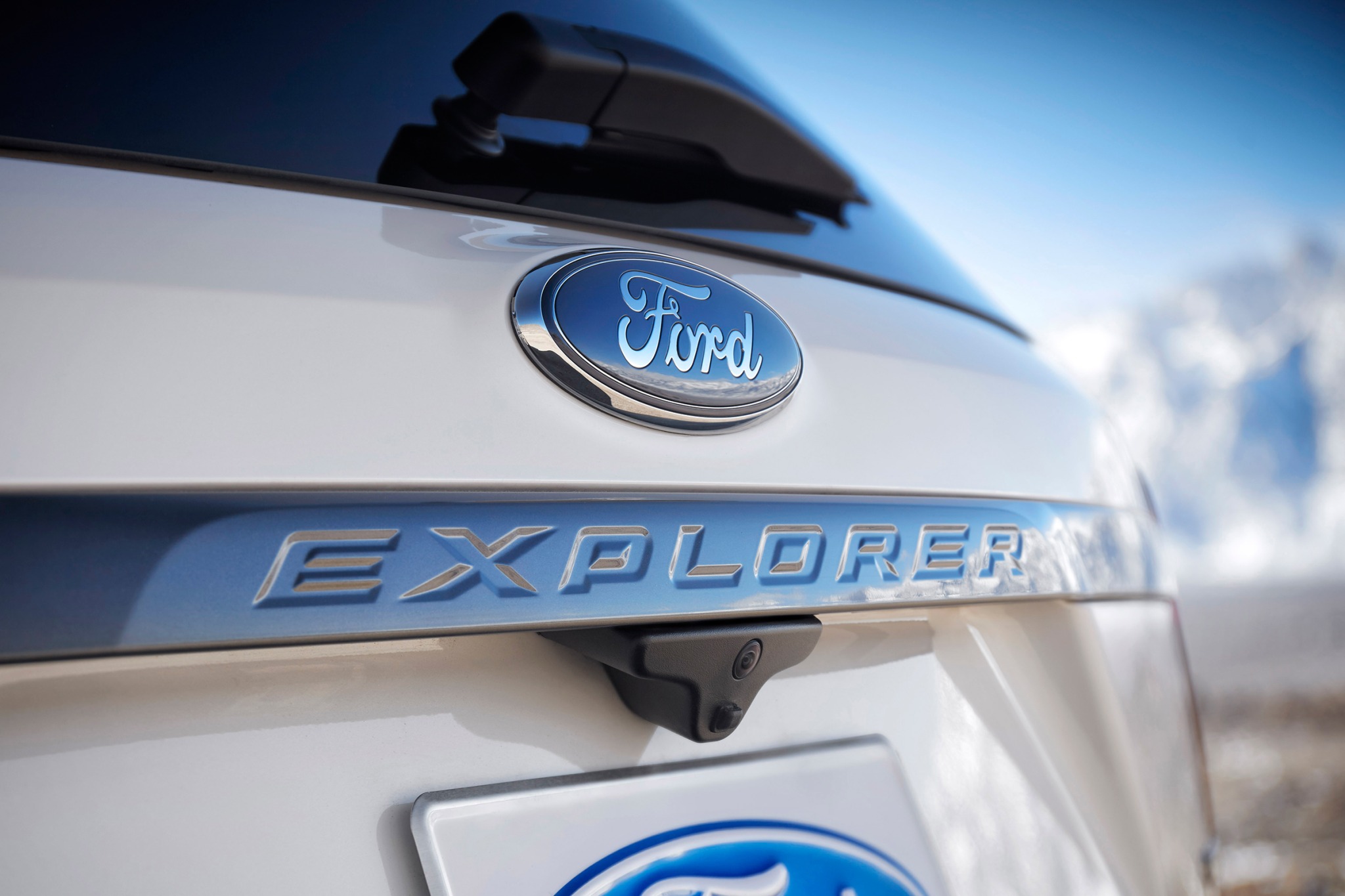 2017 Ford Explorer VINs, Configurations, MSRP & Specs - AutoDetective