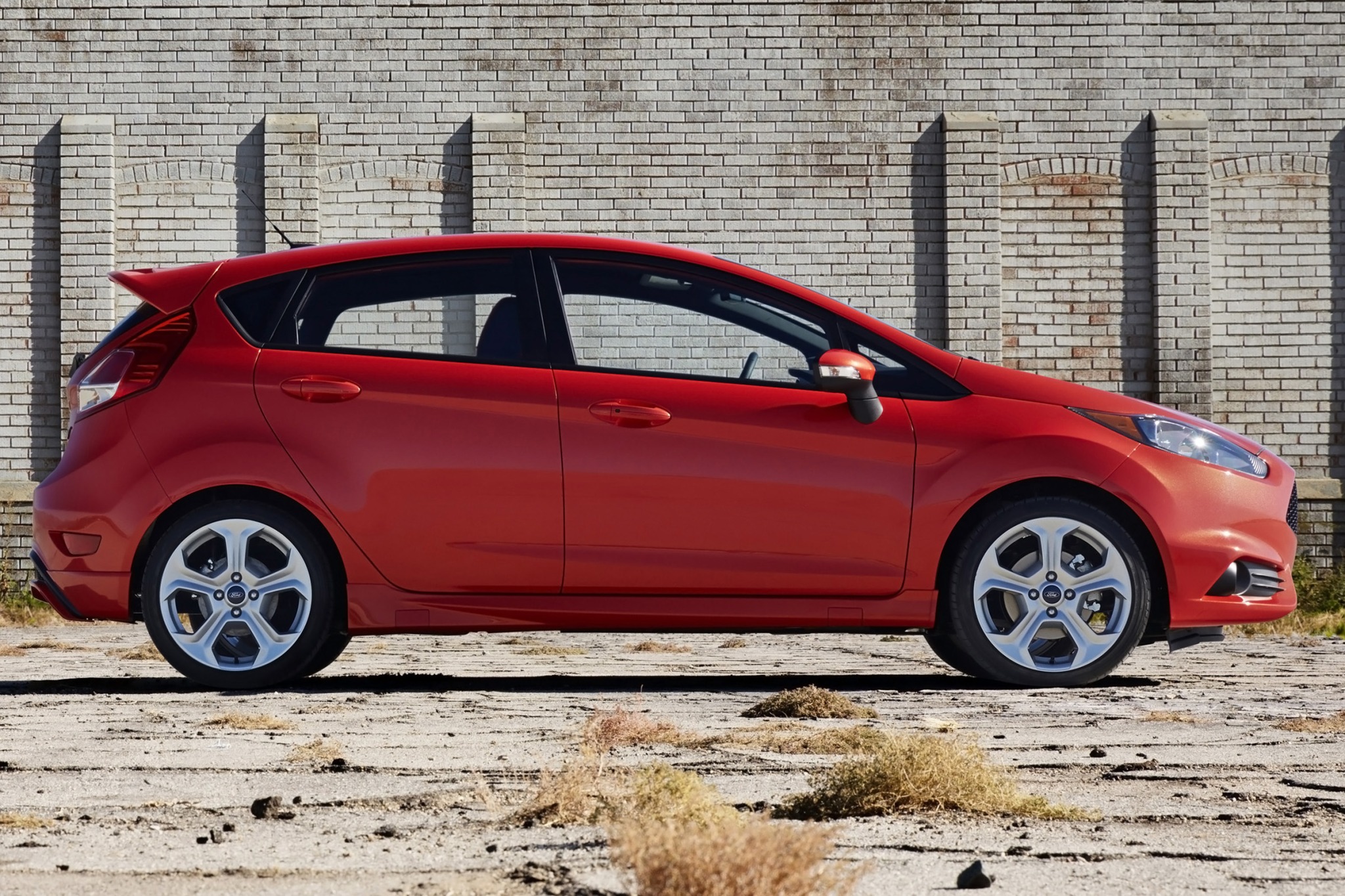 2014 Ford Fiesta VINs, Configurations, MSRP & Specs - AutoDetective