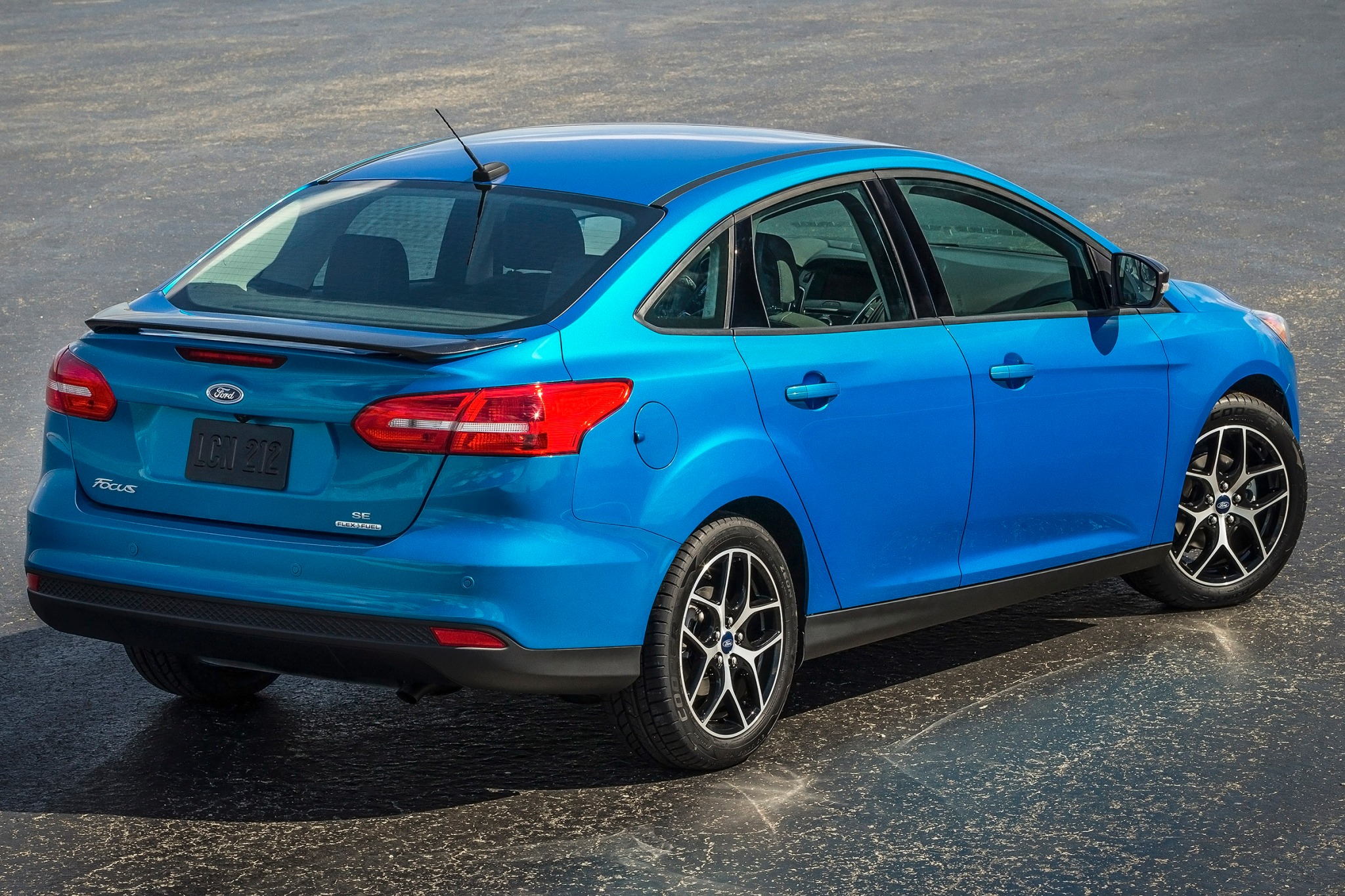 2015 Ford Focus VINs, Configurations, MSRP & Specs - AutoDetective