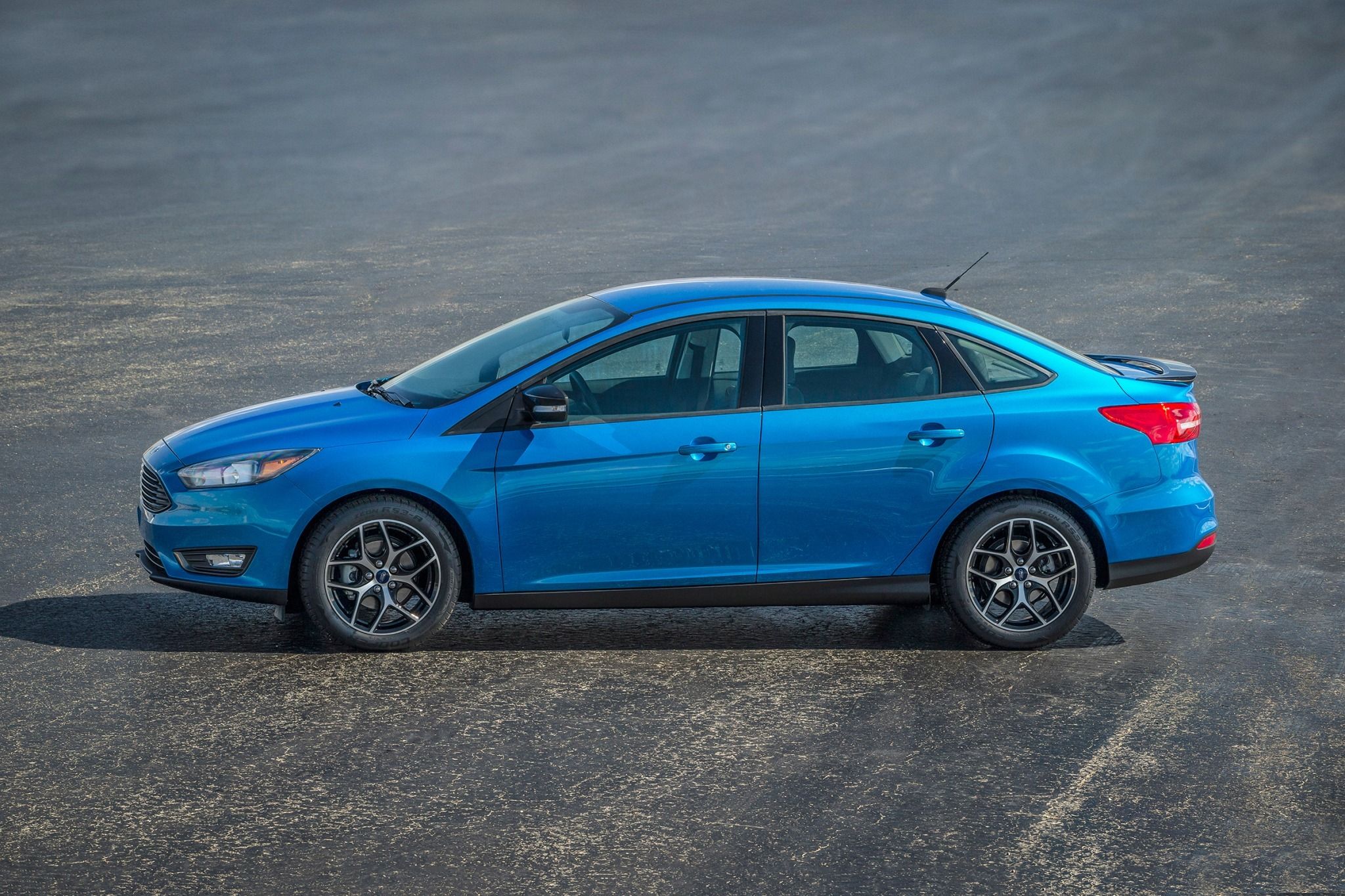 2017 Ford Focus VINs, Configurations, MSRP & Specs - AutoDetective